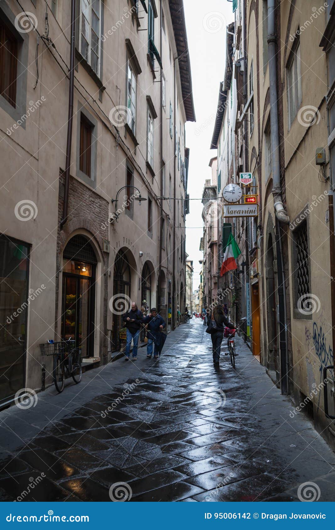 Old Streets of Lucca, Italy Editorial Photography - Image of narrow ...