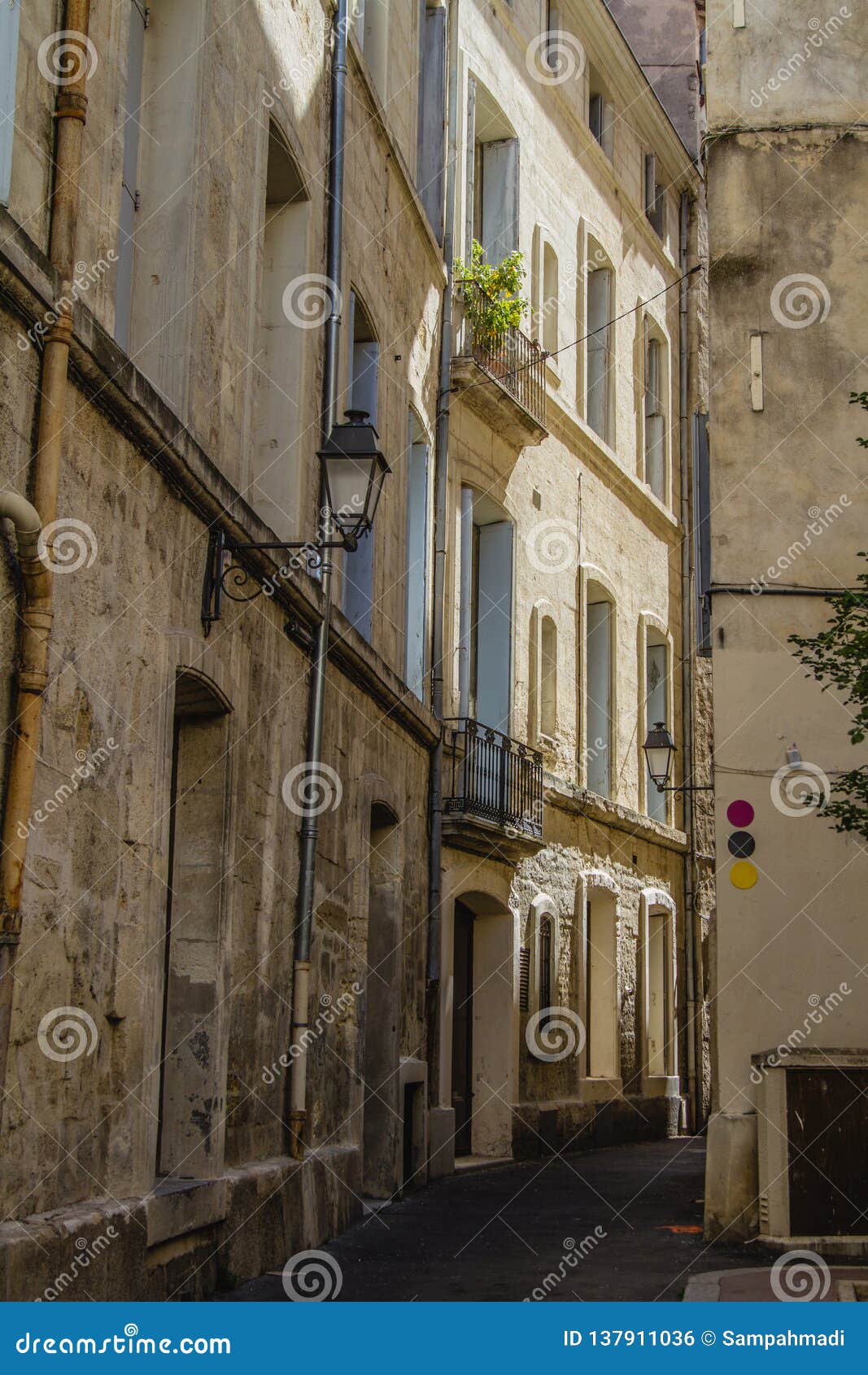 The Old Streets of Montpellier Stock Photo - Image of summer, looking ...