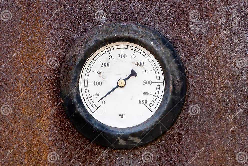 Old temperature gauge stock image. Image of indicator - 18252245