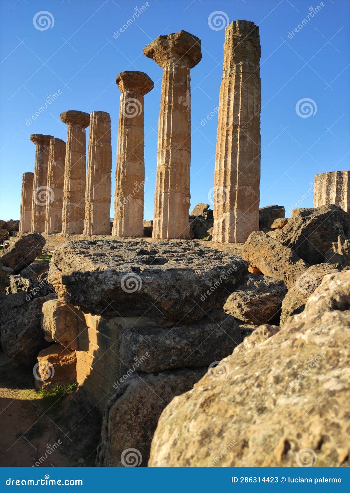 Giuno Temple in Agrigento stock image. Image of giuno - 286314423
