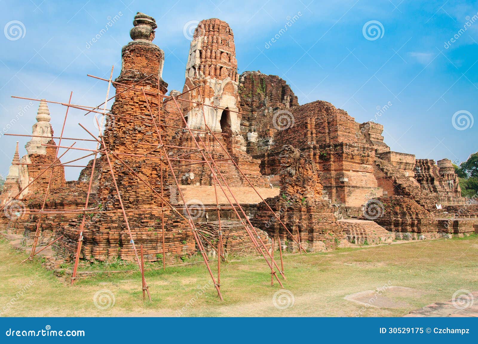 Old temple in ayudhya stock image. Image of thai, history - 30529175