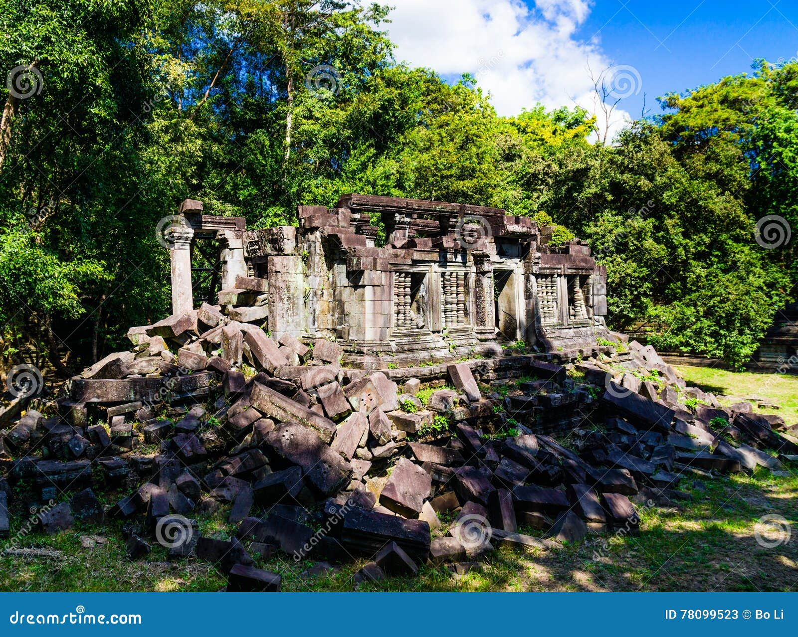 Old temple of Beng Mealea stock image. Image of roots - 78099523