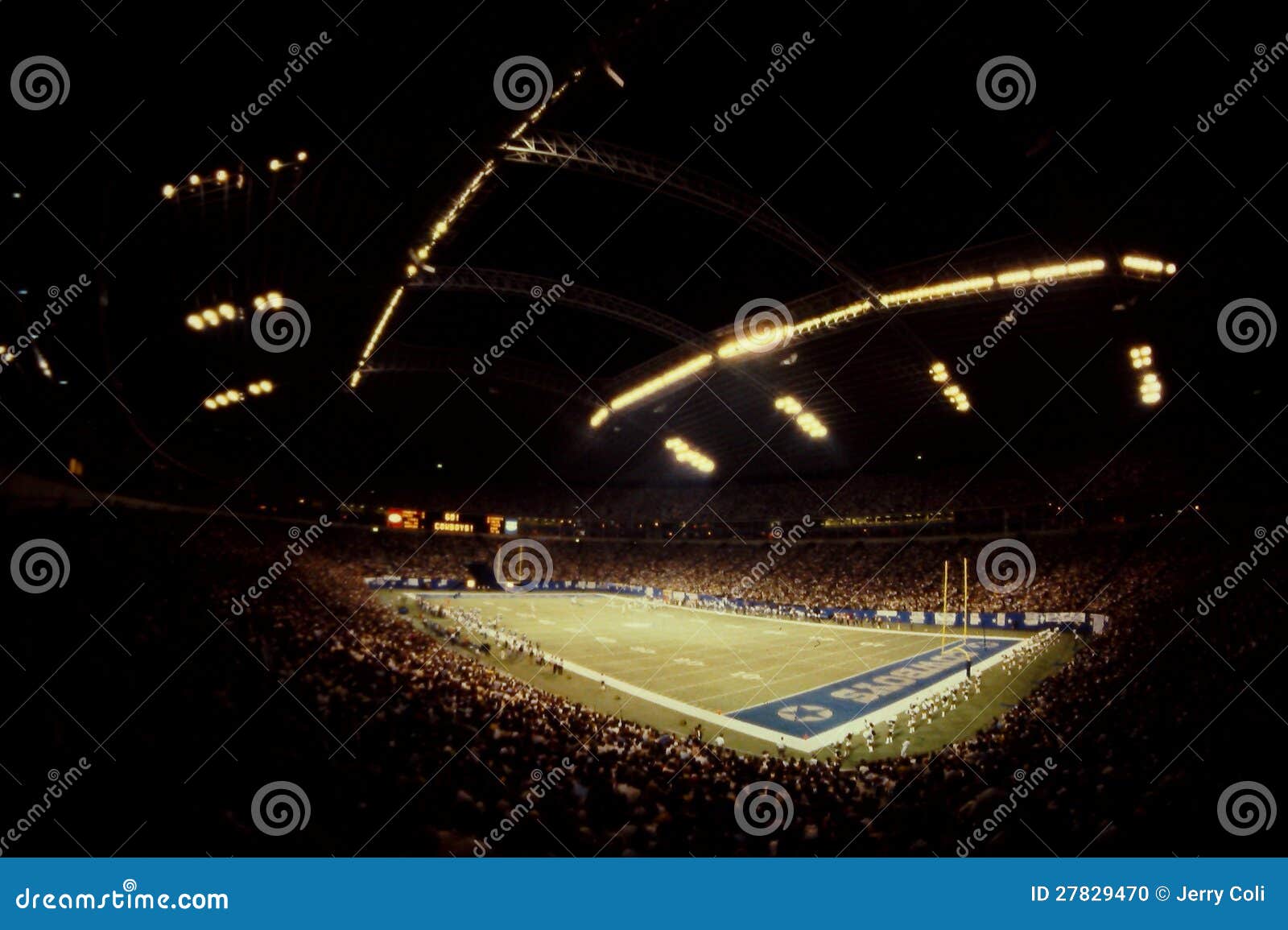 Dallas Cowboys Cheerleaders Editorial Image | CartoonDealer.com #105286338