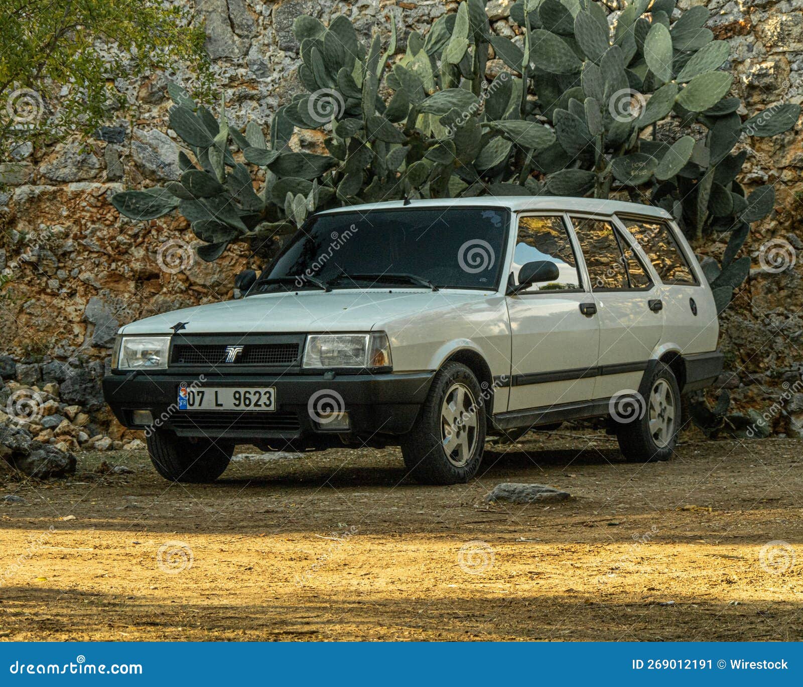 Old Tofas car in field editorial photo. Image of transport - 269012191