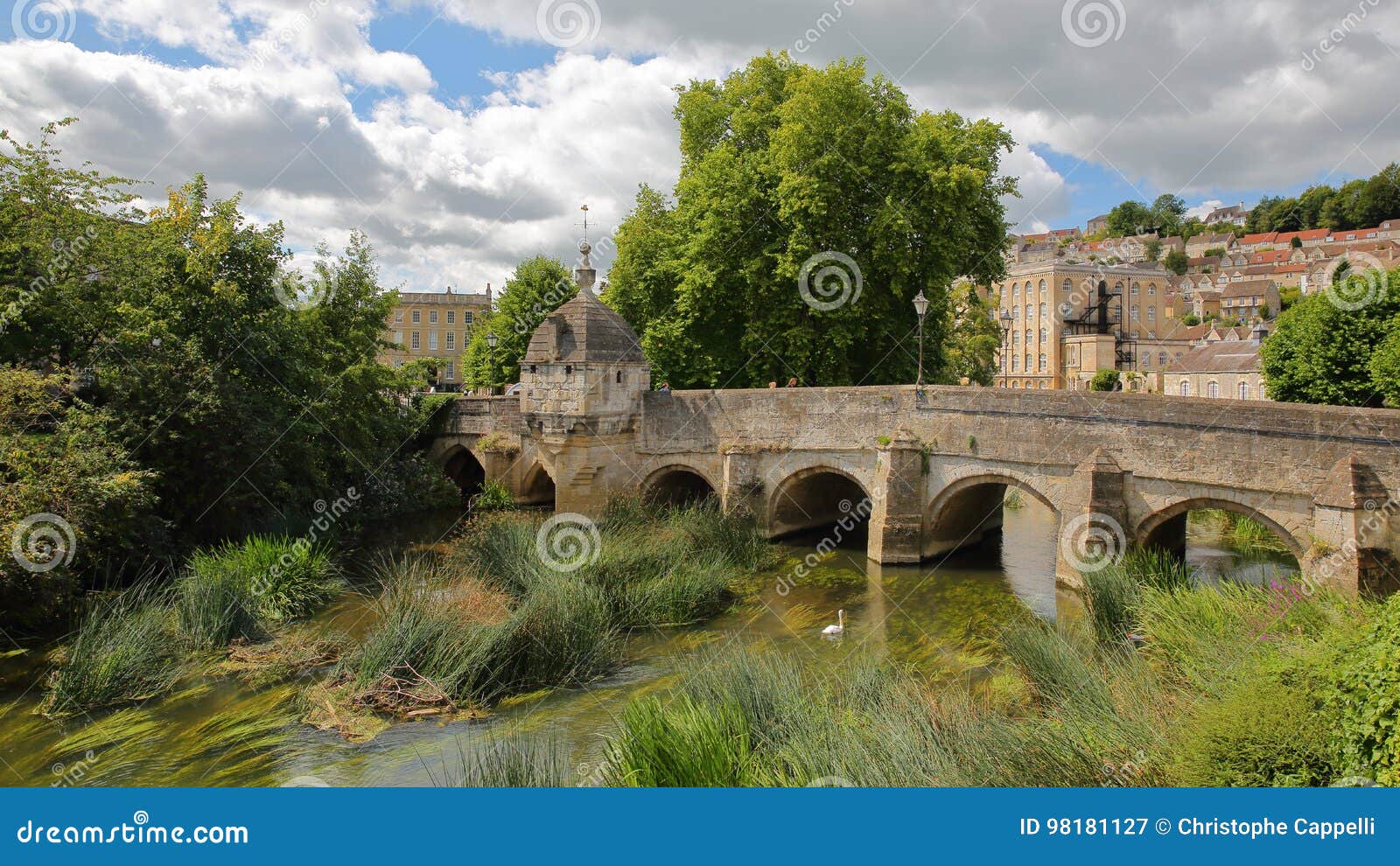 The Old Town Bridge on the River Avon in Bradford on Avon, UK Editorial ...