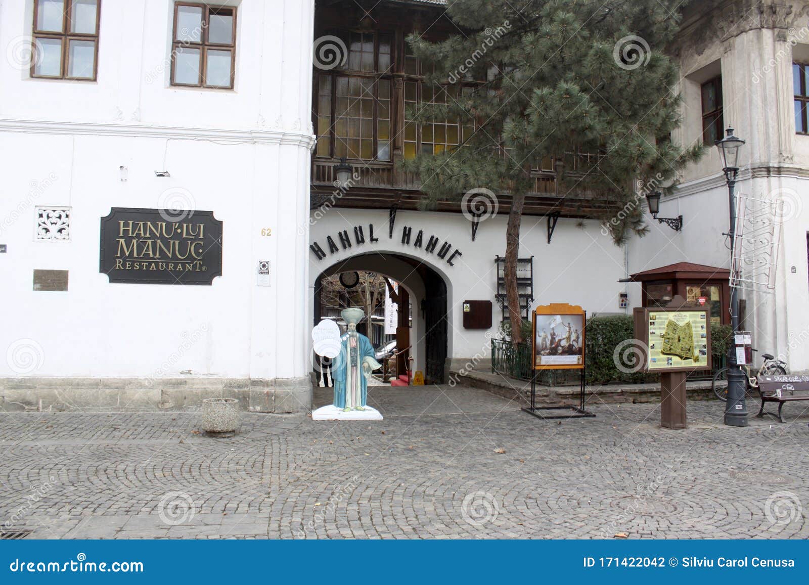 Old Town Bucharest Hanul Lui Manuc Entrance Editorial Photography ...