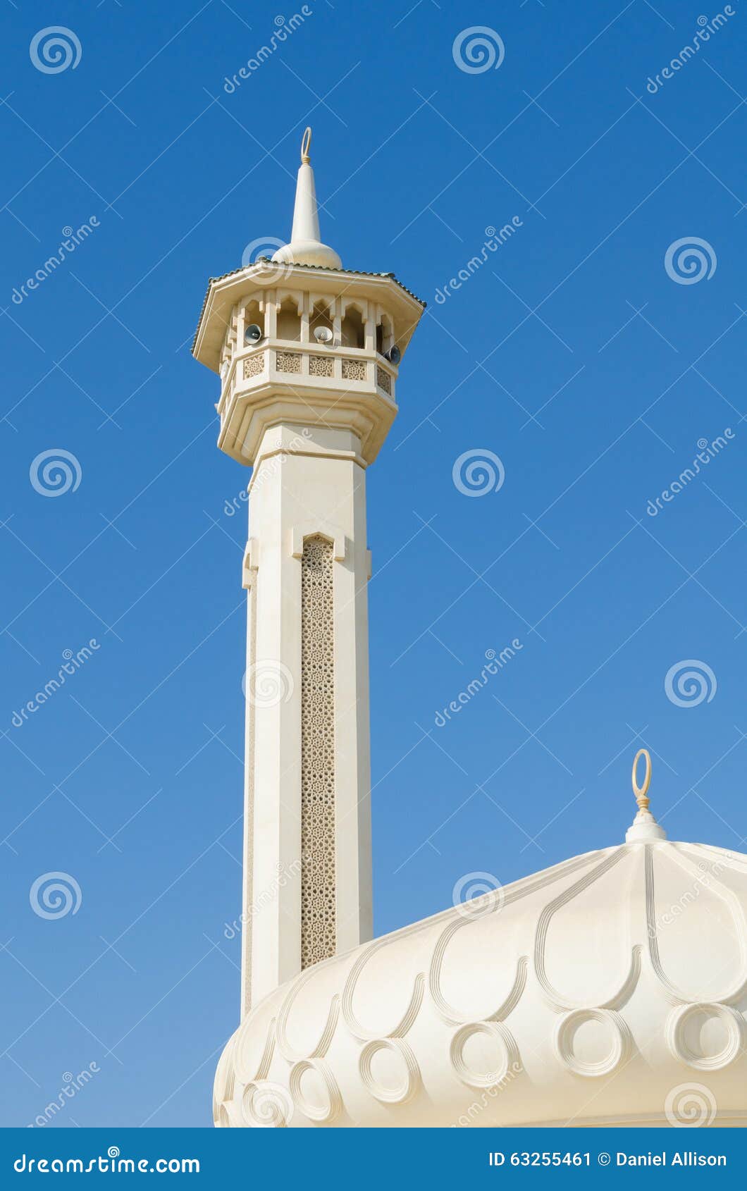 Old Town Dubai White Mosque Against a Beautiful Bright Blue Sky ...