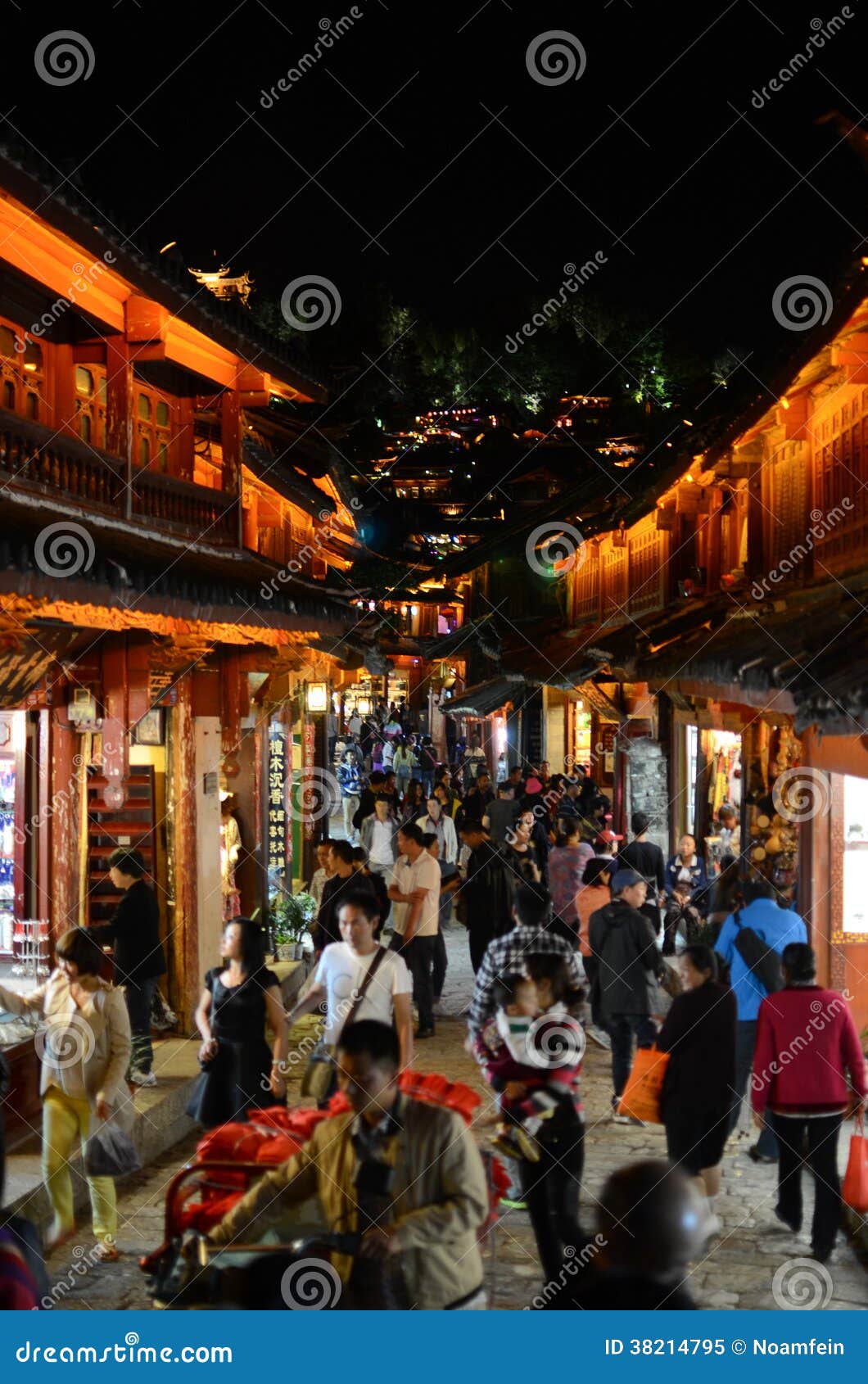 Old Town of Lijiang by Night Editorial Image - Image of roof, travel ...