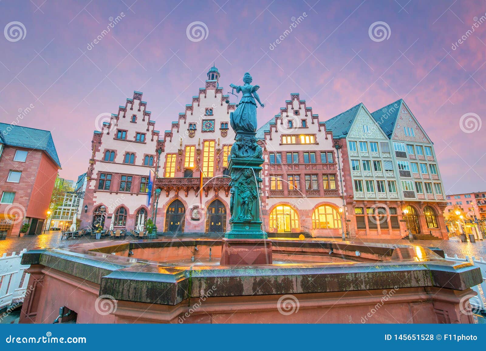 Old Town Square Romerberg in Frankfurt, Germany Stock Photo - Image of ...