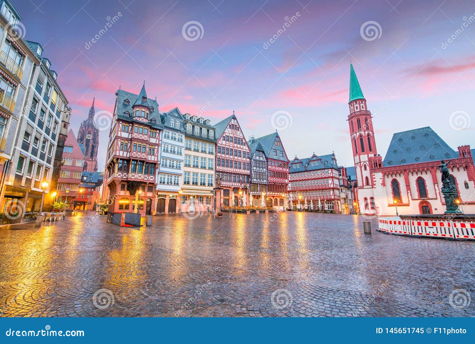 Old Town Square Romerberg in Frankfurt, Germany Stock Image - Image of ...