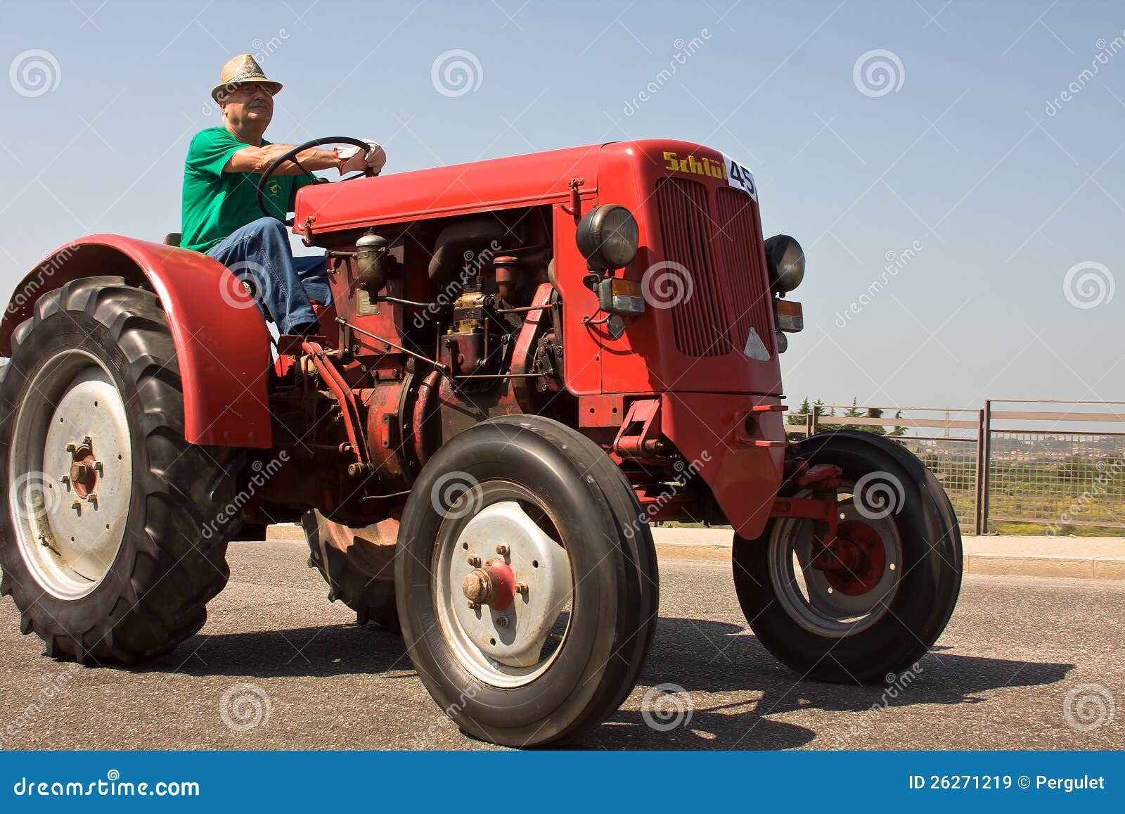 Old tractors editorial stock image. Image of fiat, green - 26271219