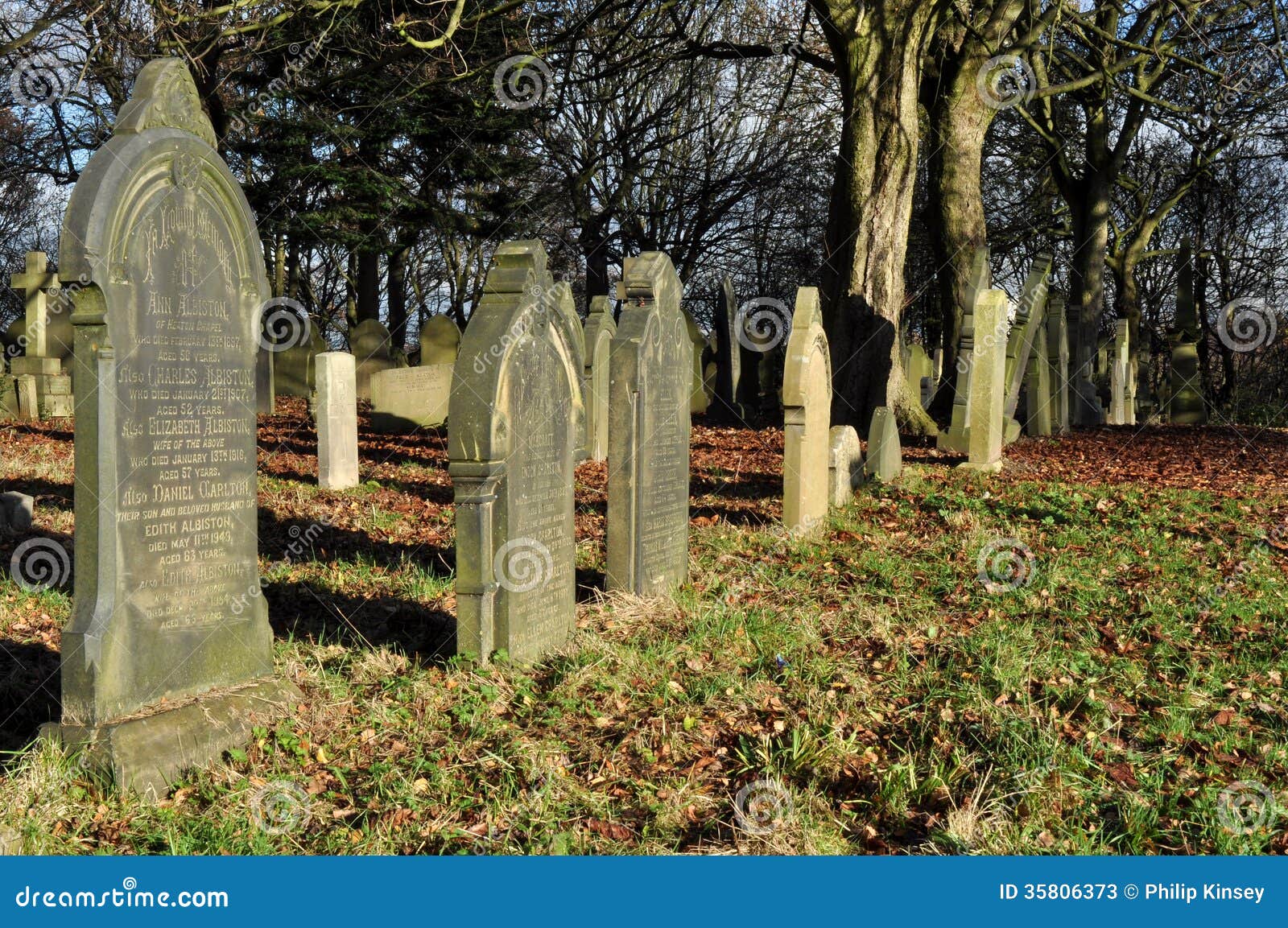 Old Traditional English Graveyard Stock Photos - Image: 35806373