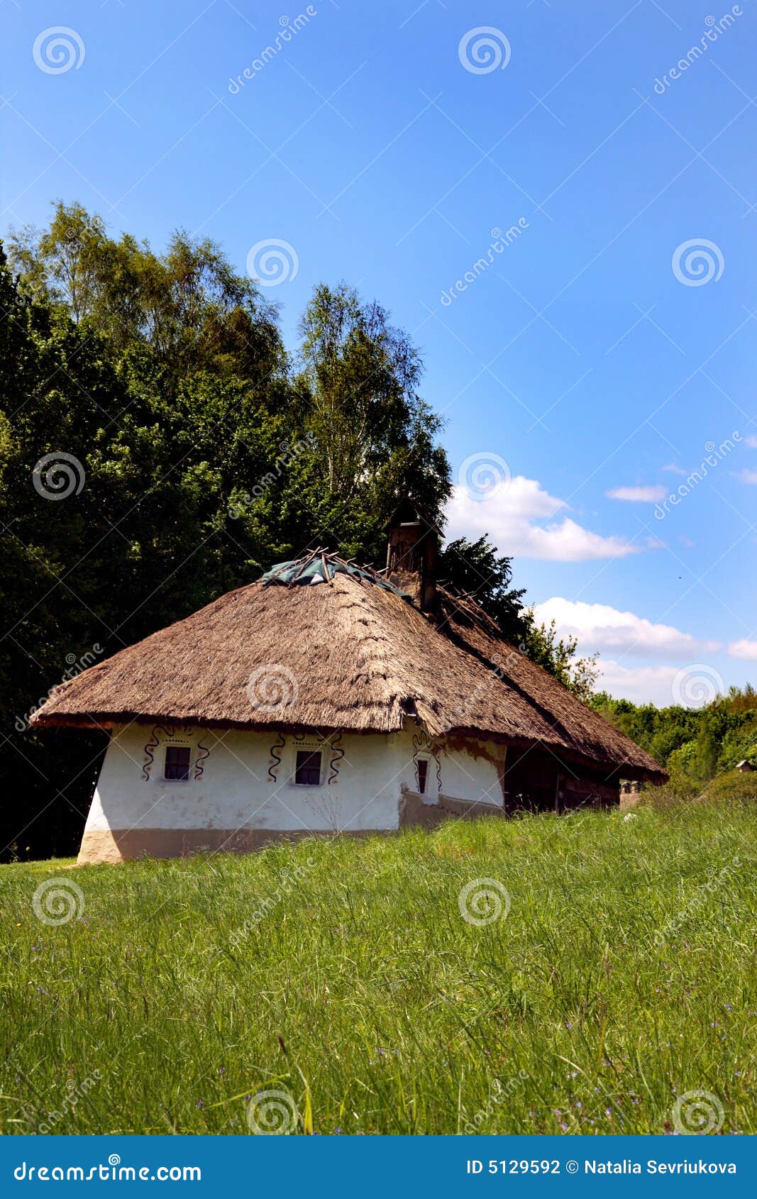 Old Traditional Ukrainian House Stock Photo - Image of blue ...