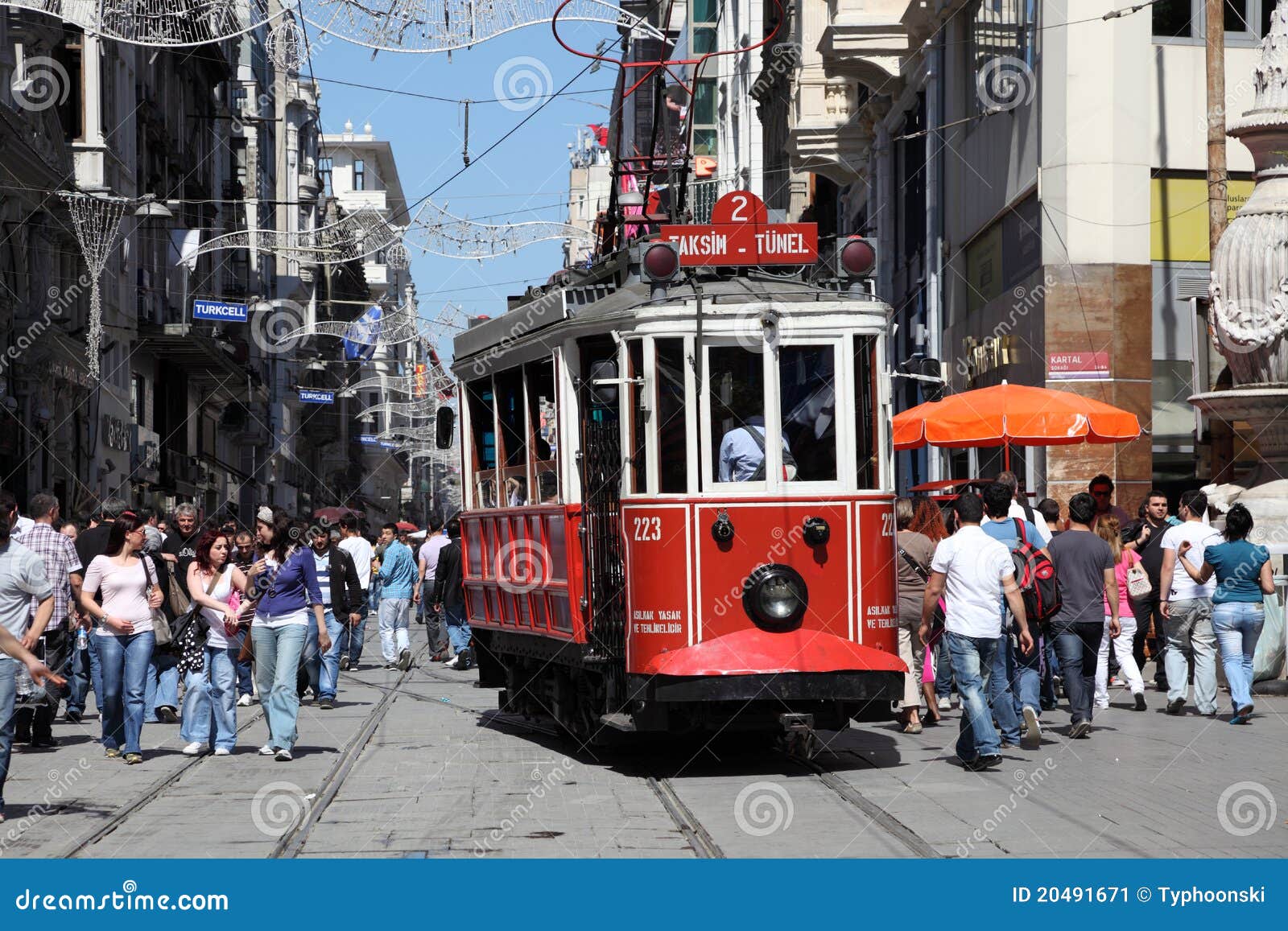 Old Tram in Istanbul, Turkey Editorial Photo - Image of turkey, urban ...