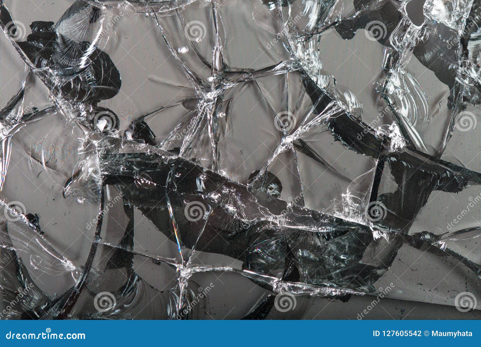 Old TV with broken screen stock photo. Image of shattered - 127605542