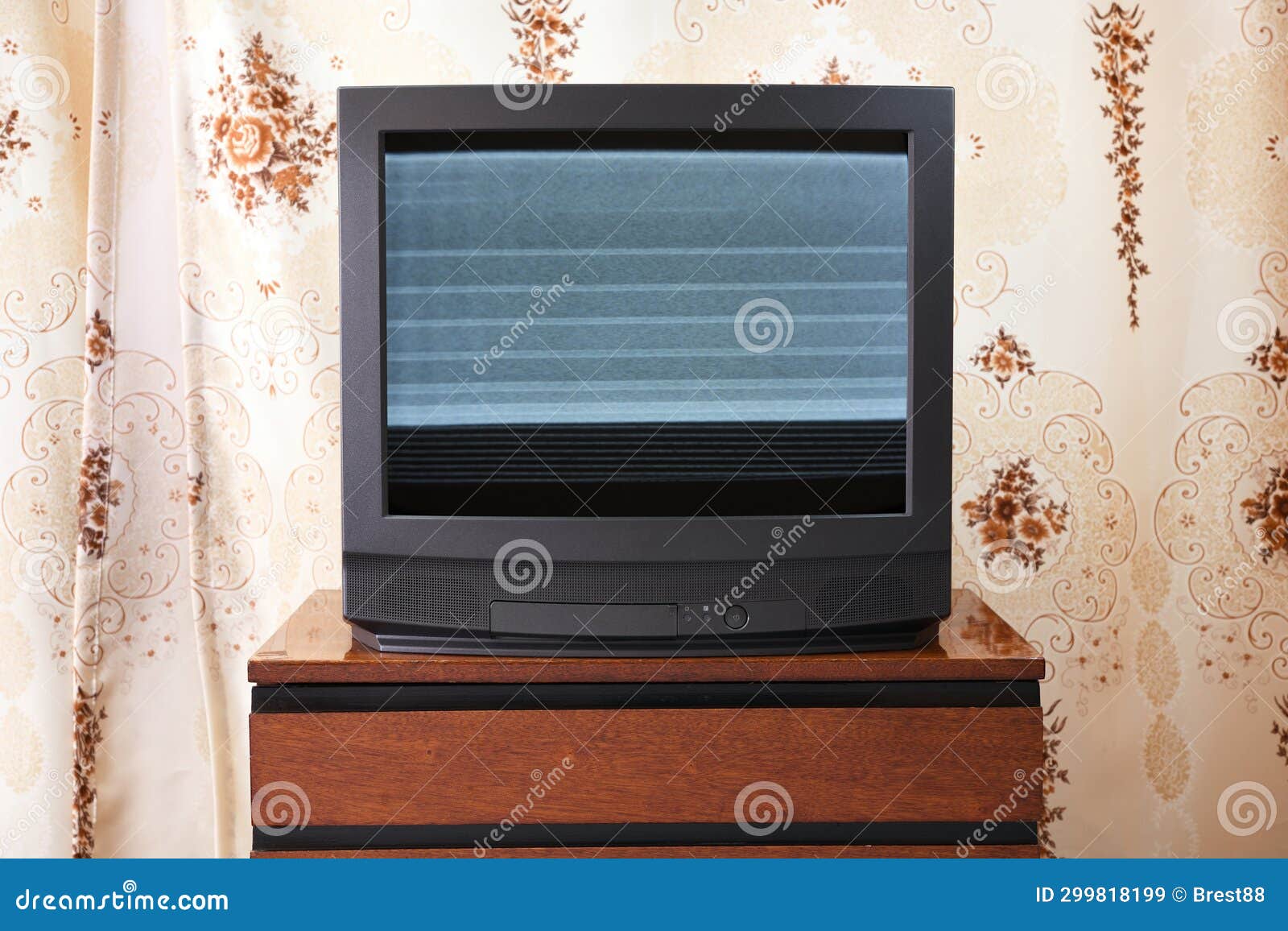 Old TV with Clutter on Screen, Vintage Design in 80s and 90s Style ...