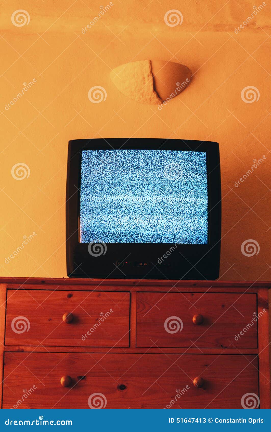 Old Tv No Signal Stock Images - Download 171 Royalty Free Photos