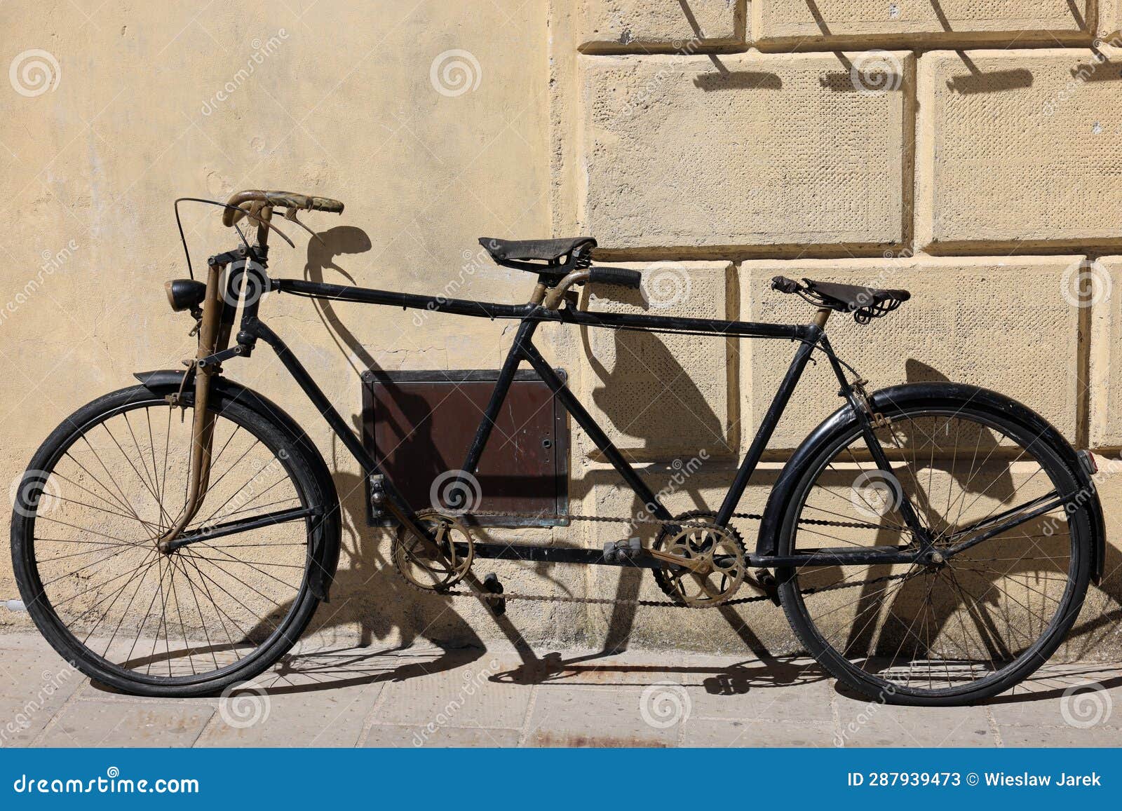 An Old Two-seater Bicycle in Pitigliano. Stock Image - Image of city ...