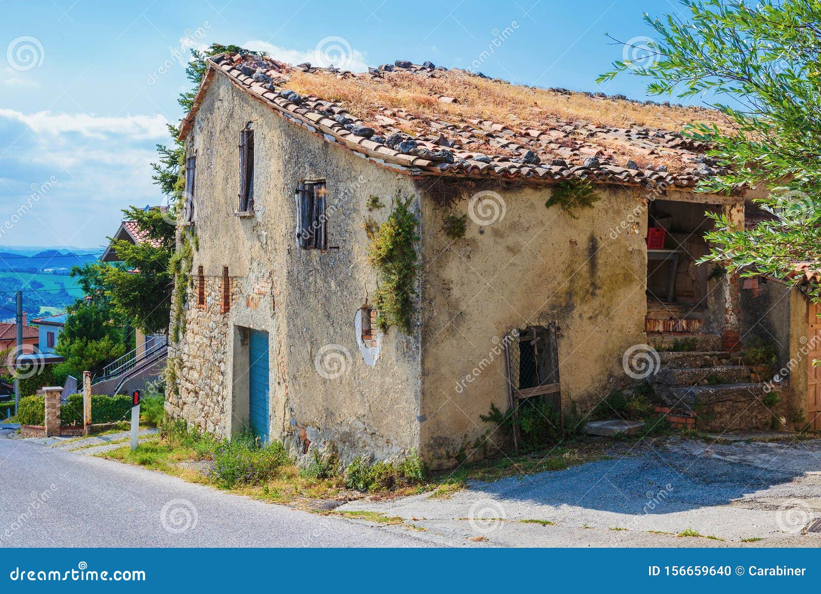 Old Typical Farmhouse in Italy Stock Photo - Image of home, summer ...