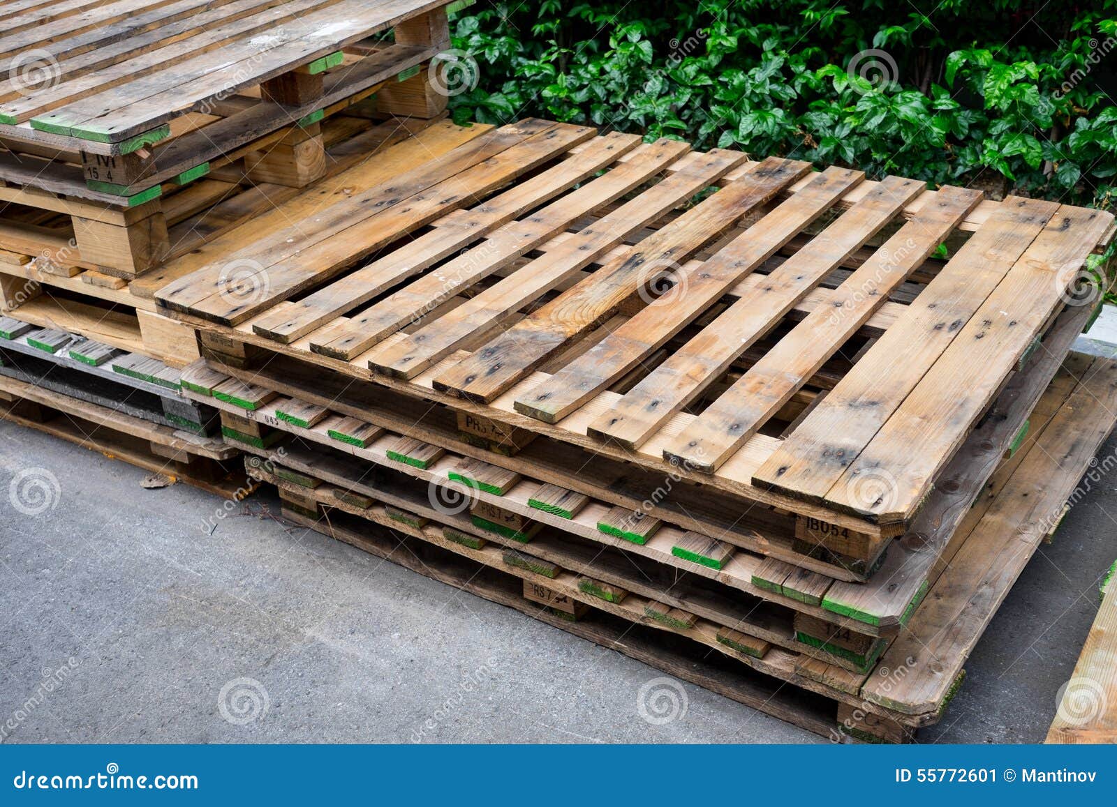 Old Used Pallets Stacking Together Stock Image - Image of transport ...