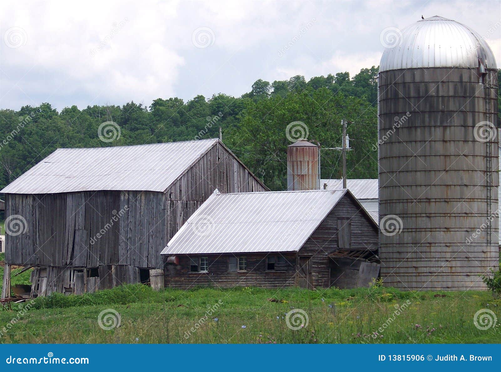 An Old Vermont Barn stock photo. Image of cylinder, metal - 13815906