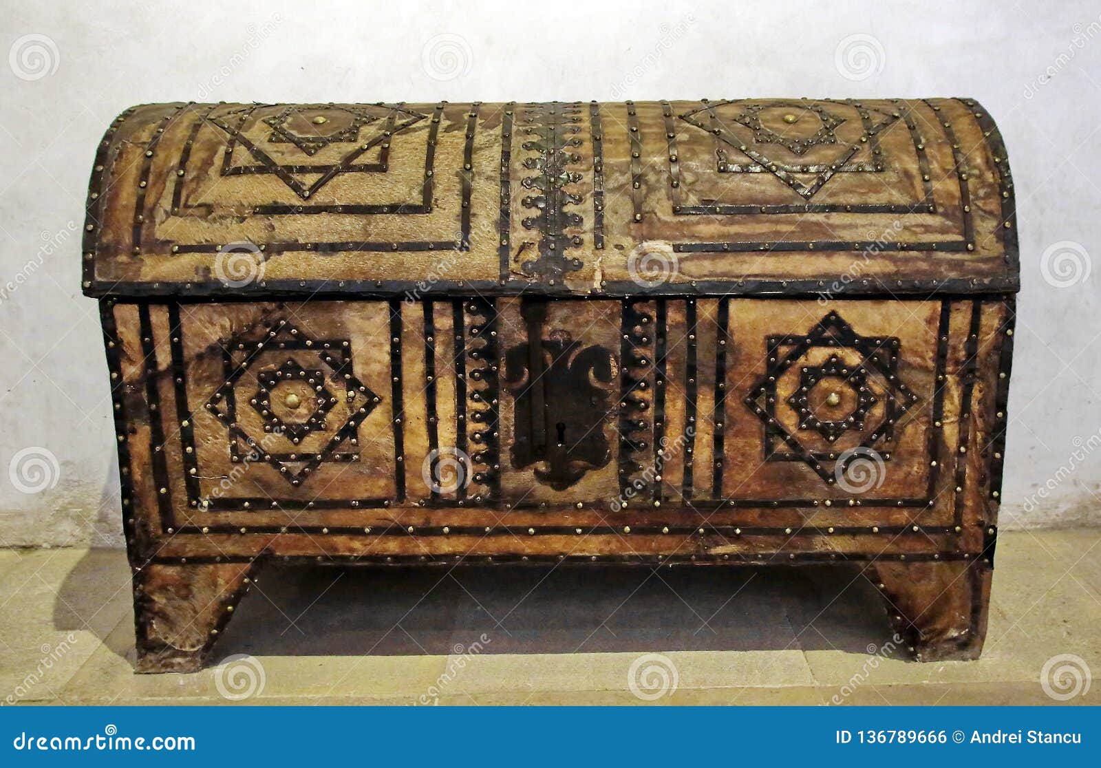 Old antique box stock photo. Image of trunk, container - 136789666