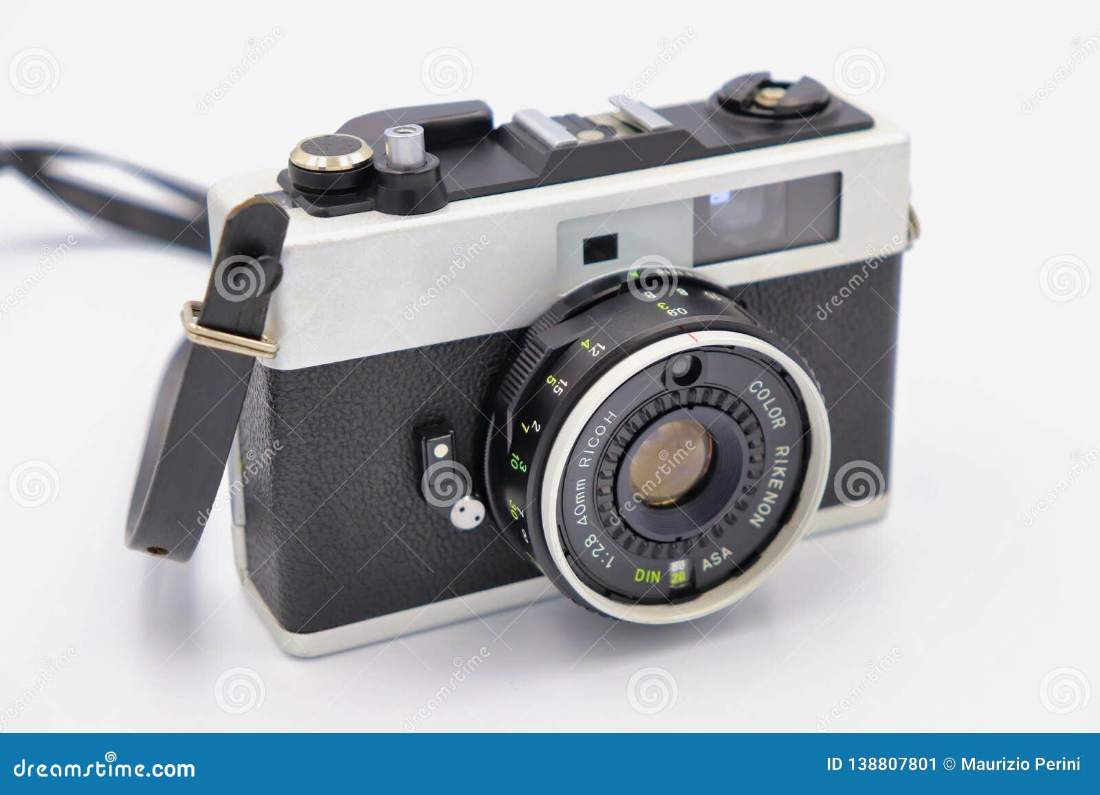 Old vintage camera editorial photo. Image of analog - 138807801