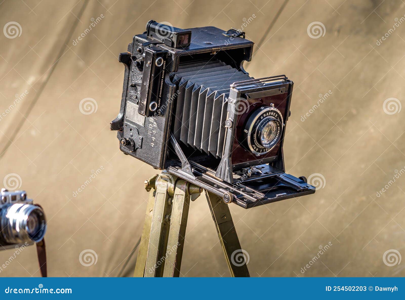 Old vintage camera editorial stock photo. Image of sunny - 254502203