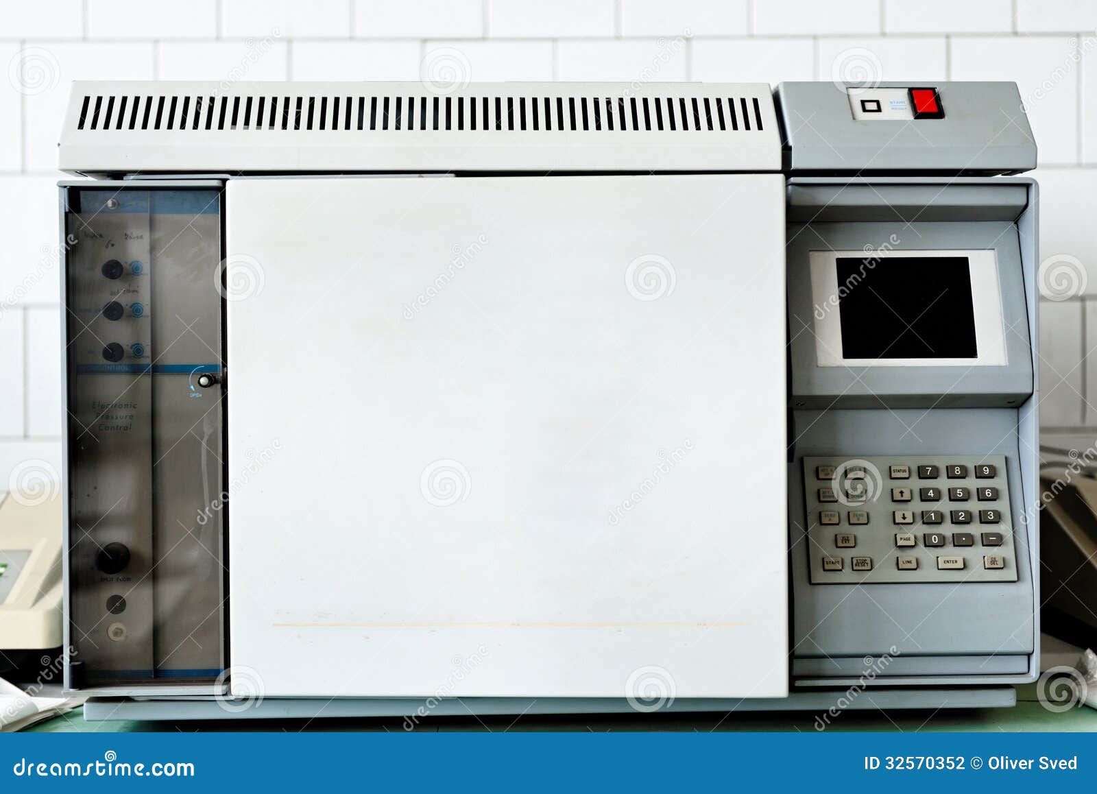 Old Vintage Computer in Laboratory Stock Photo - Image of laboratory ...
