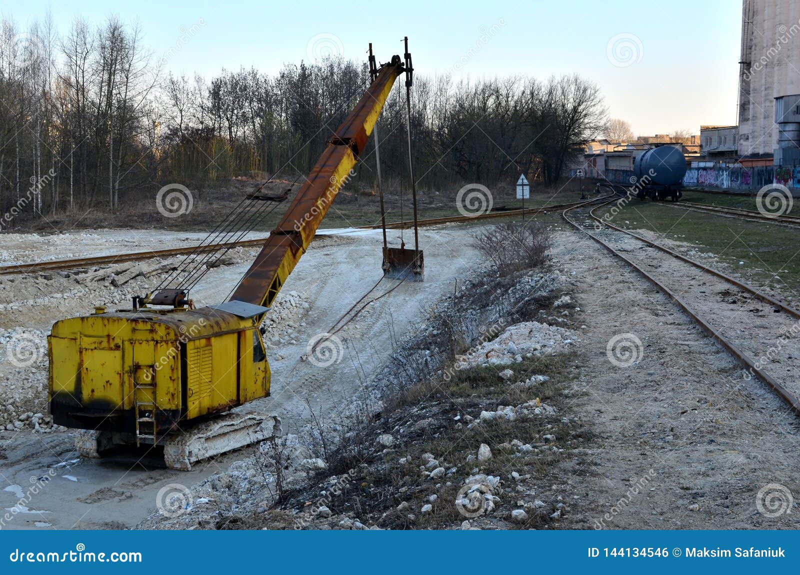 Old Digging Excavator in a Quarry Mining Rock Stock Photo - Image of ...