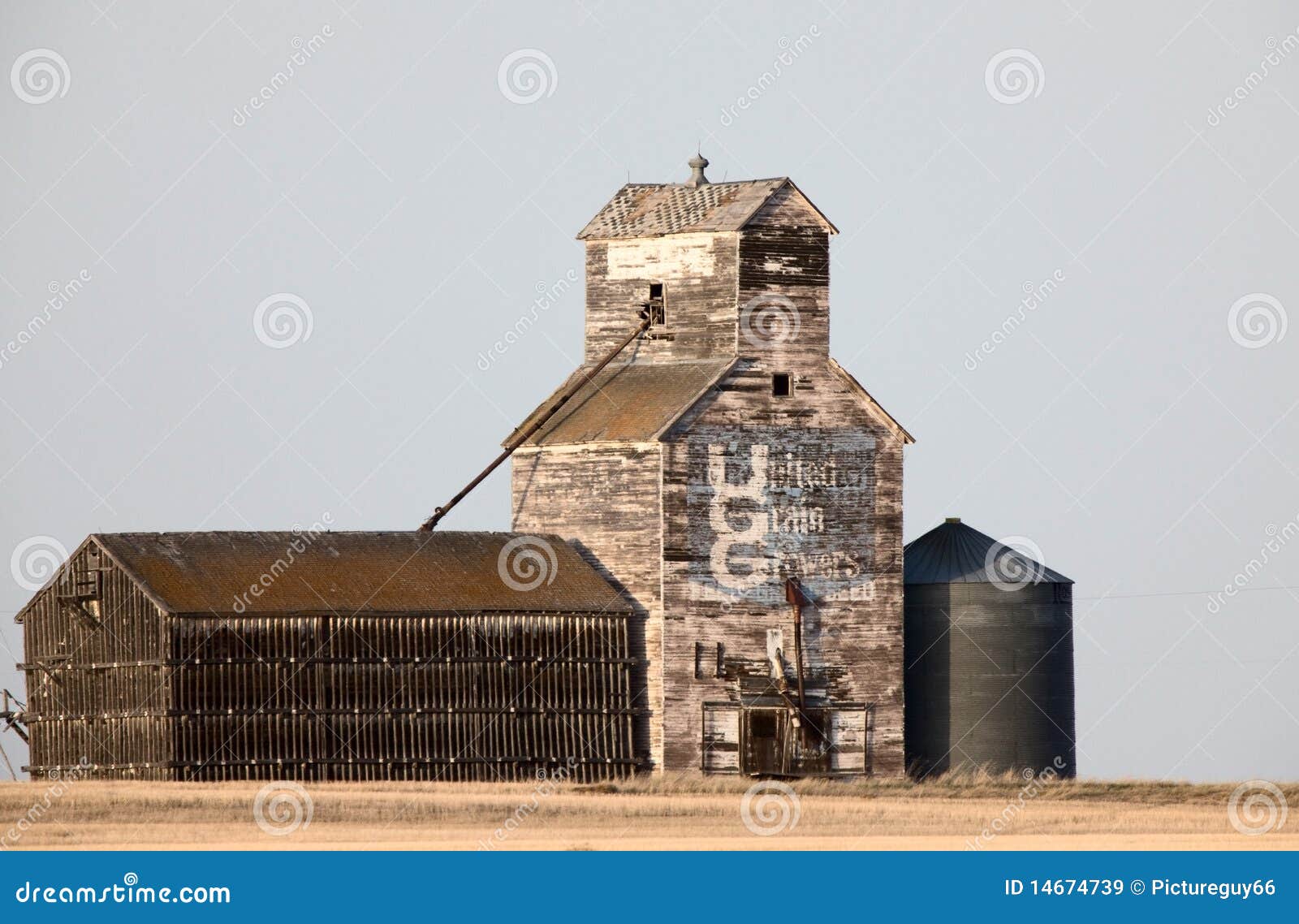 Old Vintage Grain Elevator stock image. Image of plant - 14674739