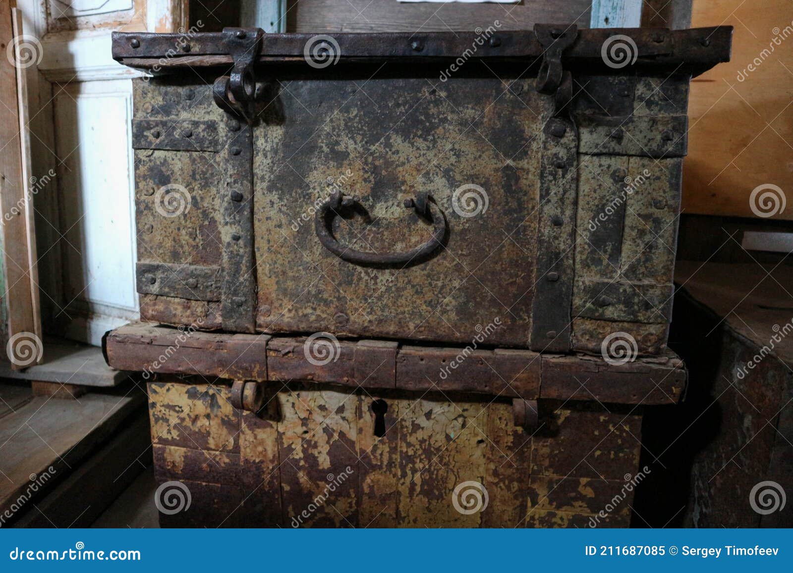 Old Vintage Huge Chest in the Barn Stock Image - Image of chest, house ...