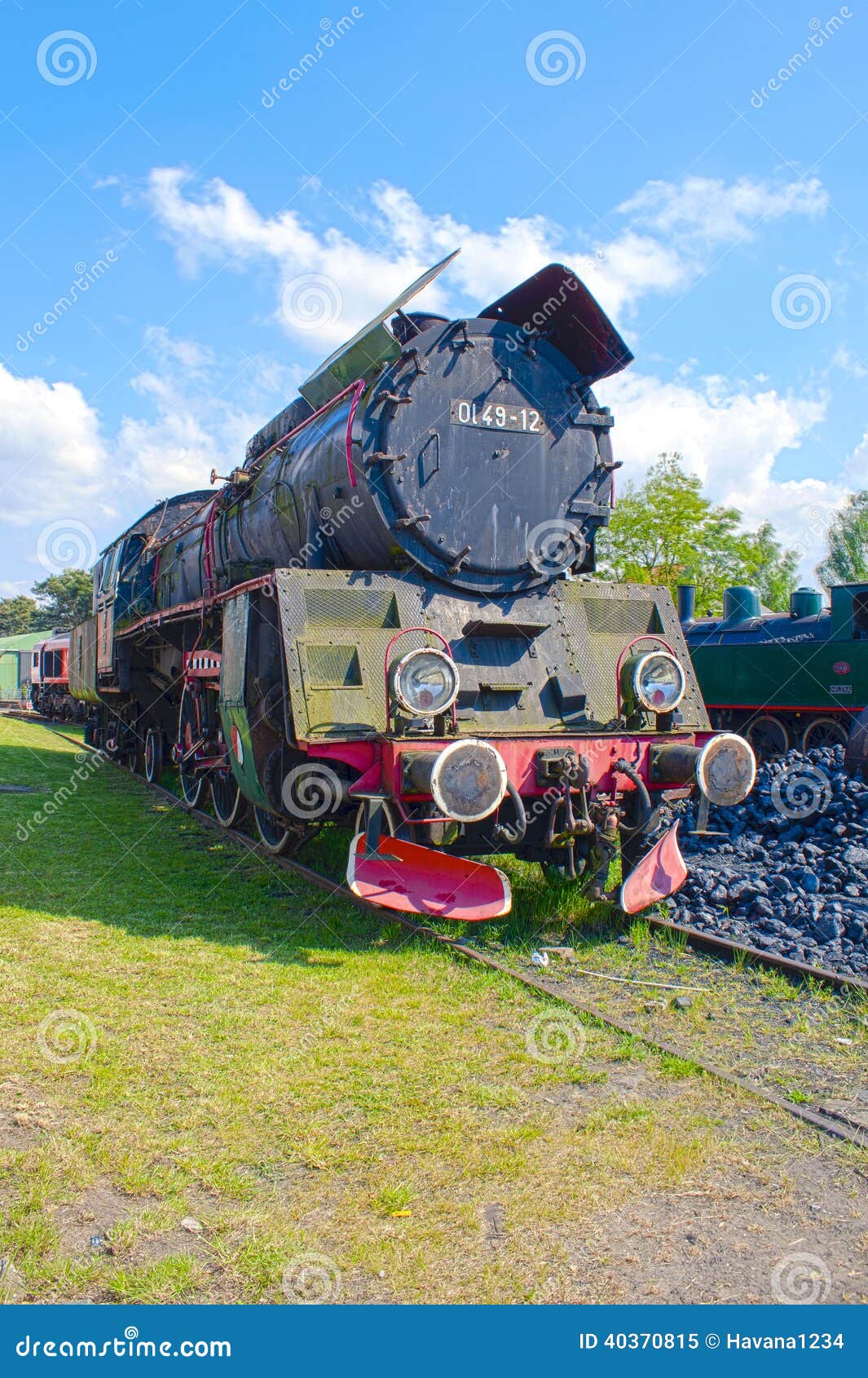 Train Drive Mechanism And Red Wheels Of An Old Steam Locomotive Royalty ...