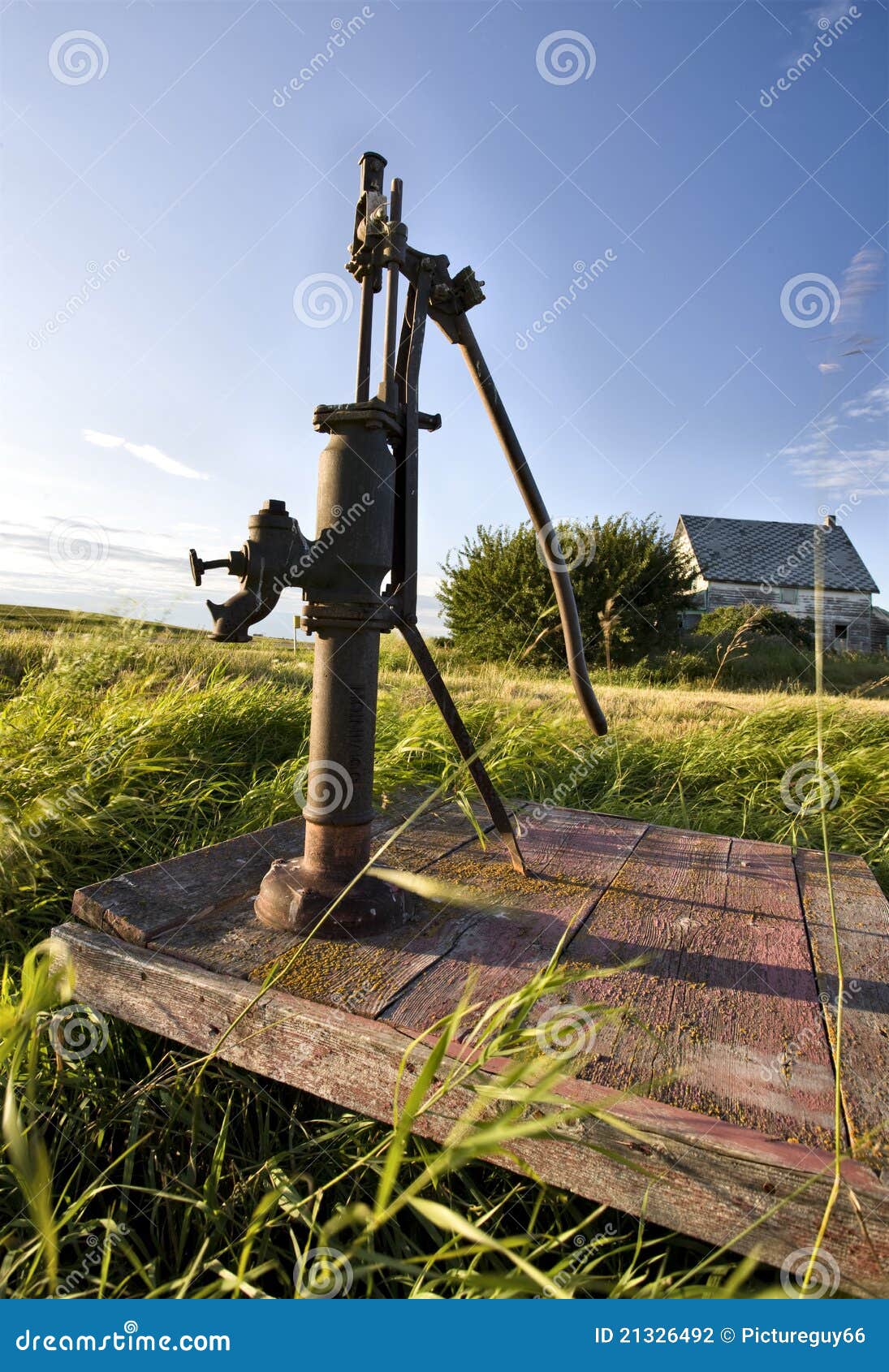 Old Vintage Water Pump stock photo. Image of handle, antique - 21326492