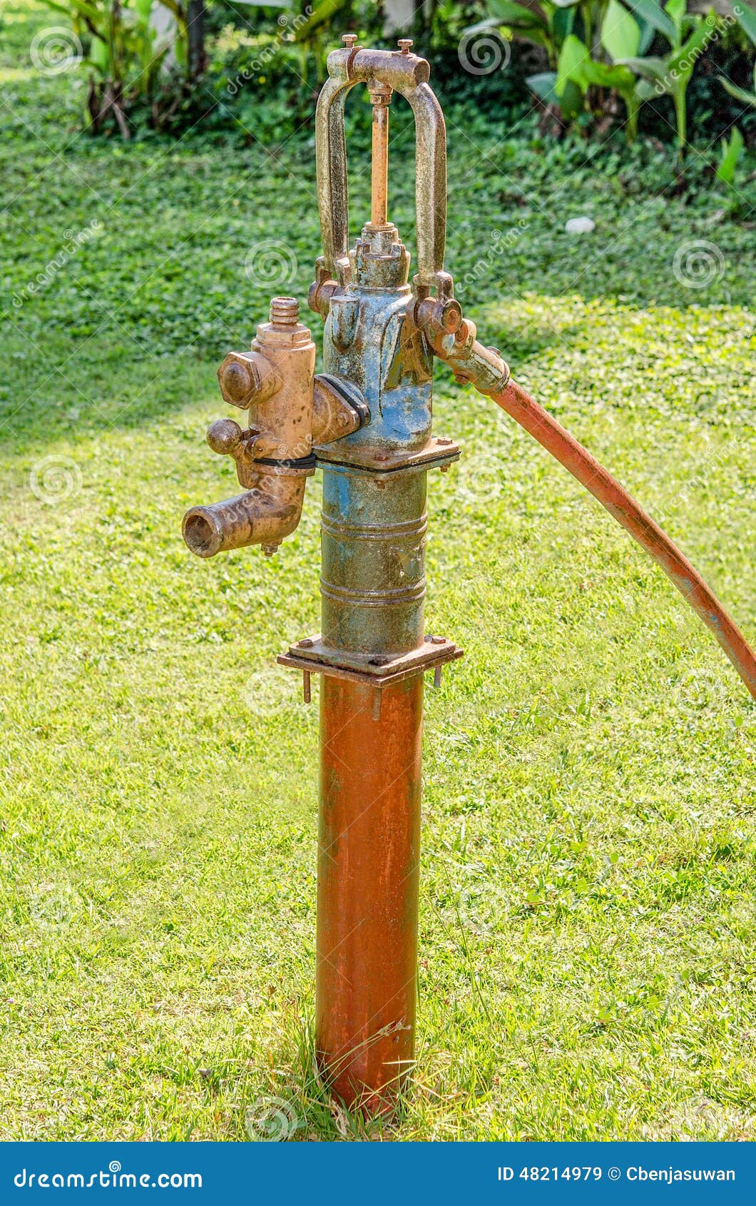 Old vintage water pump stock image. Image of green, park - 48214979