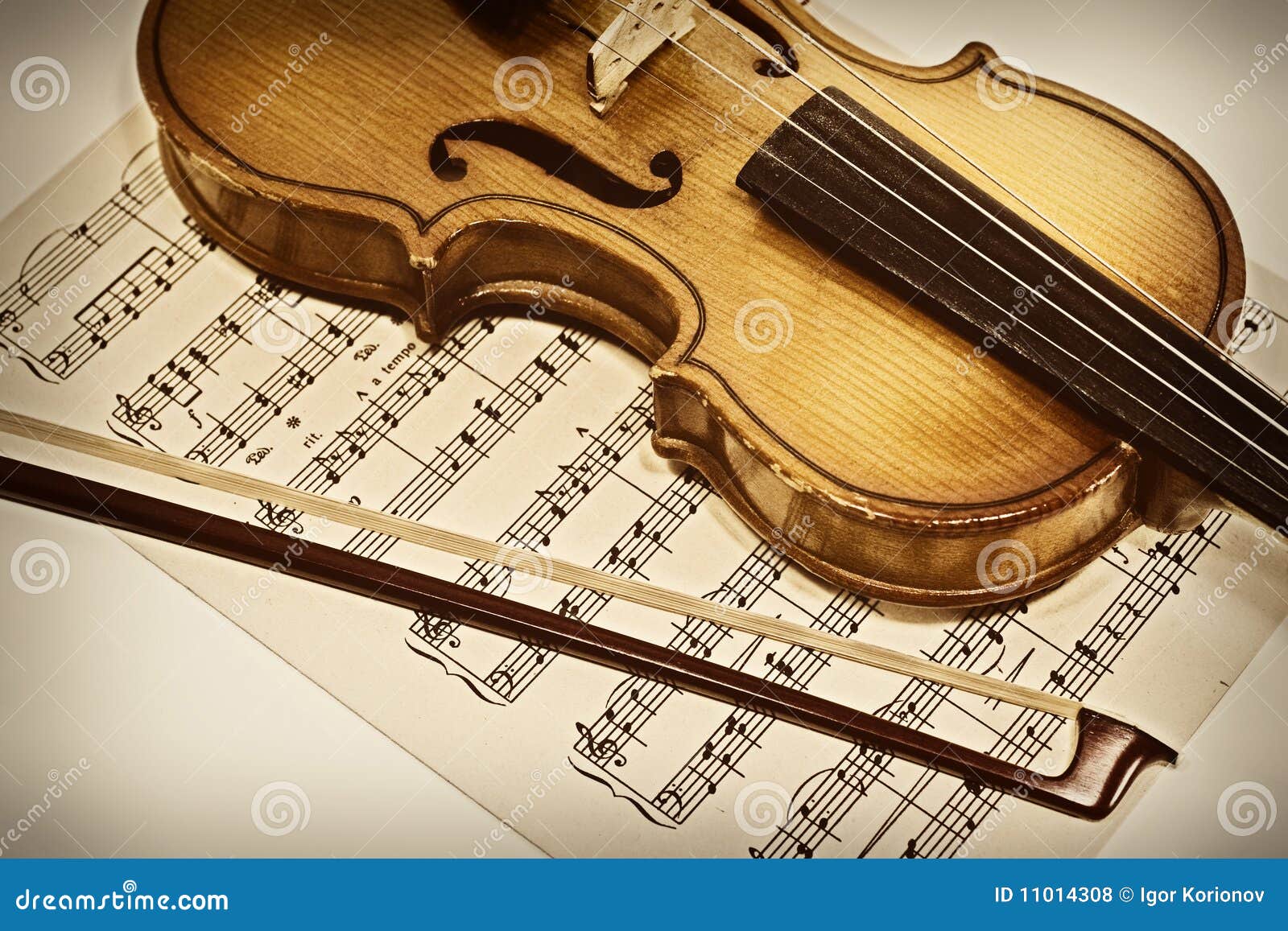 Old Violin and Musical Notes Stock Photo - Image of culture, retro ...