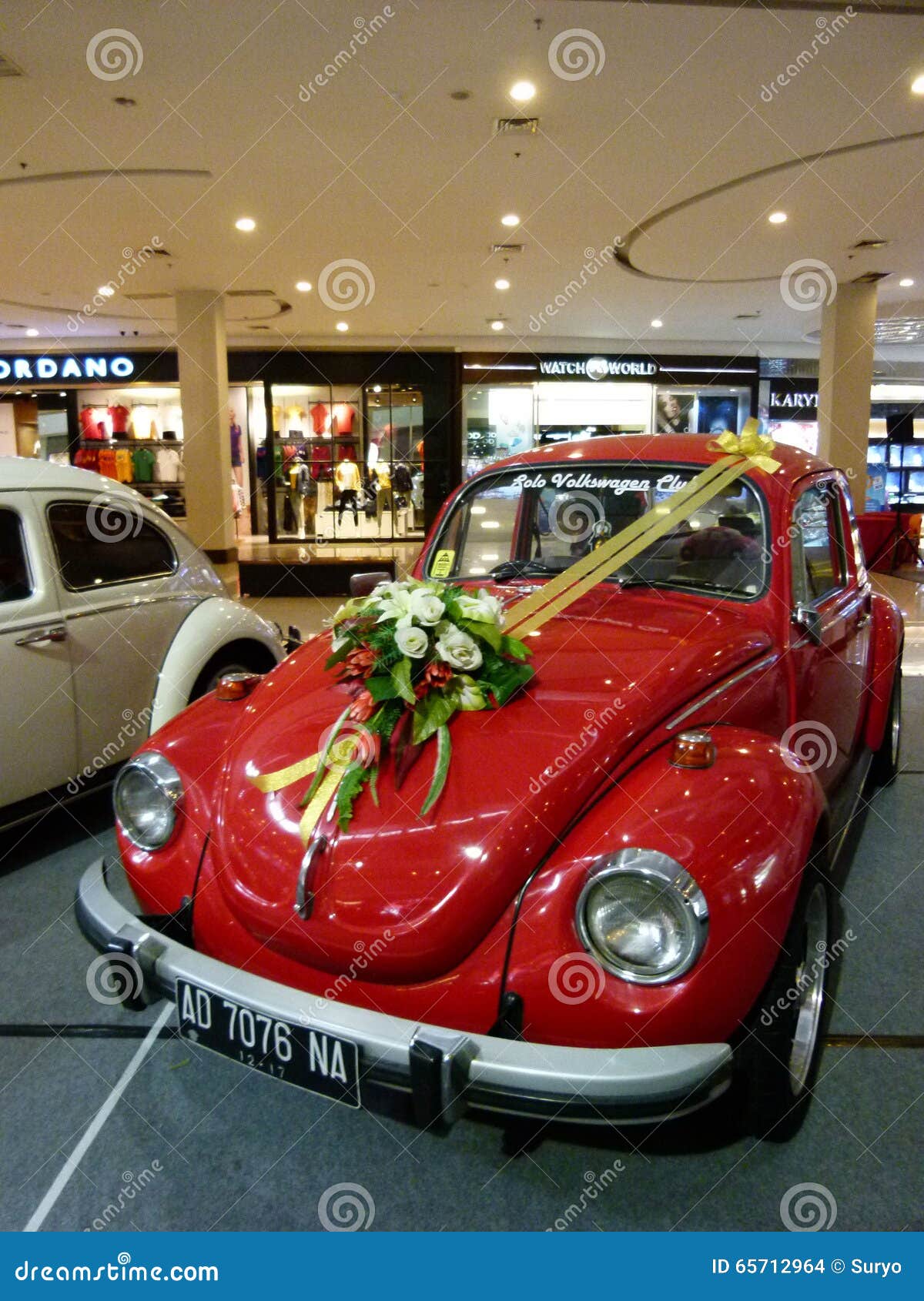 Old volkswagen editorial stock image. Image of solo, city - 65712964