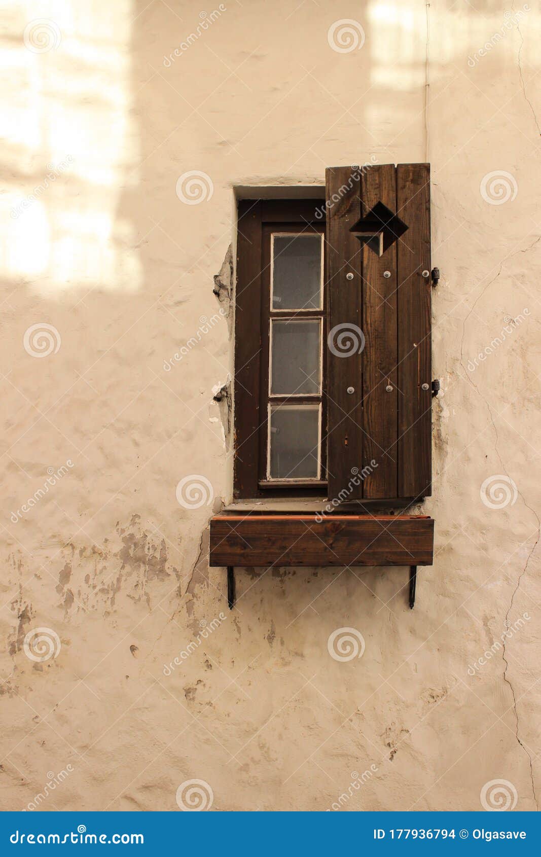 Old Wall Covered With White Plaster. Cracks In A Plaster Wall. Tiny ...