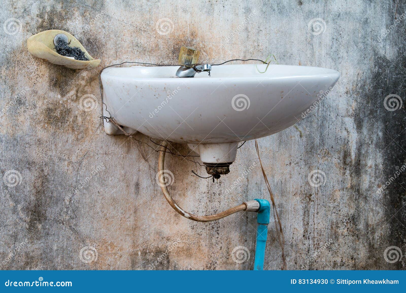 Retro Sink Time For New Royalty-Free Stock Photography | CartoonDealer ...