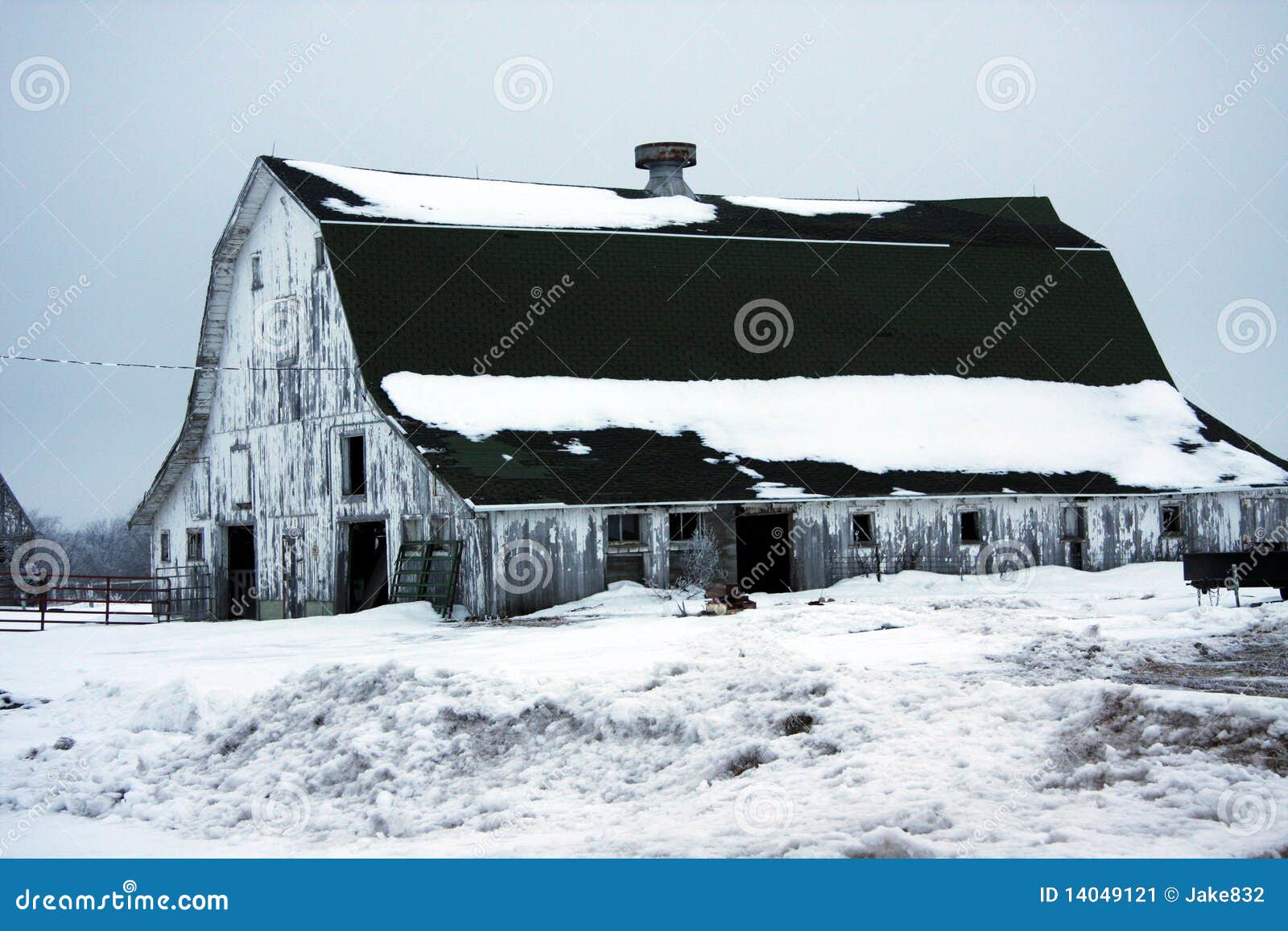 Old Weathered Snow Covered Barn Stock Image - Image of storehouse ...