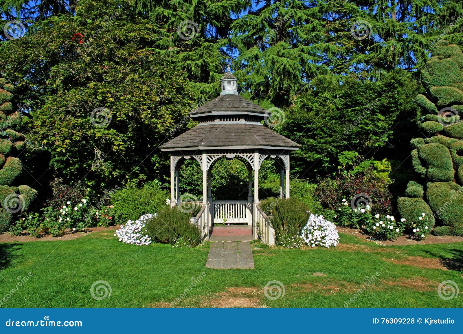 Old wedding gazabo stock photo. Image of peaceful, outdoor - 76309228