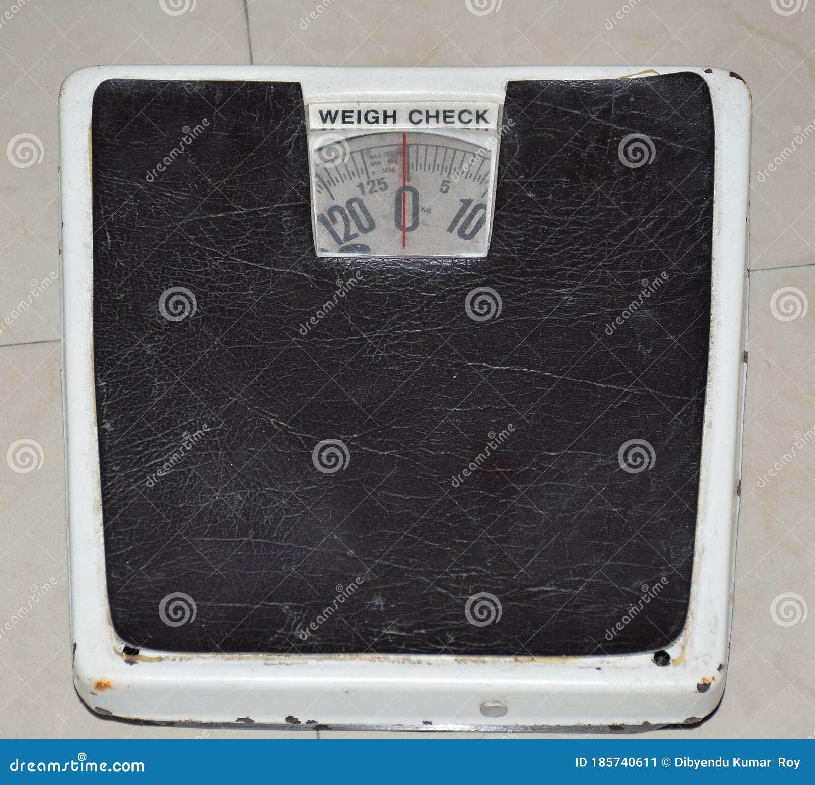 Old Weighing Scale or Machine Stock Image - Image of black, equipment ...