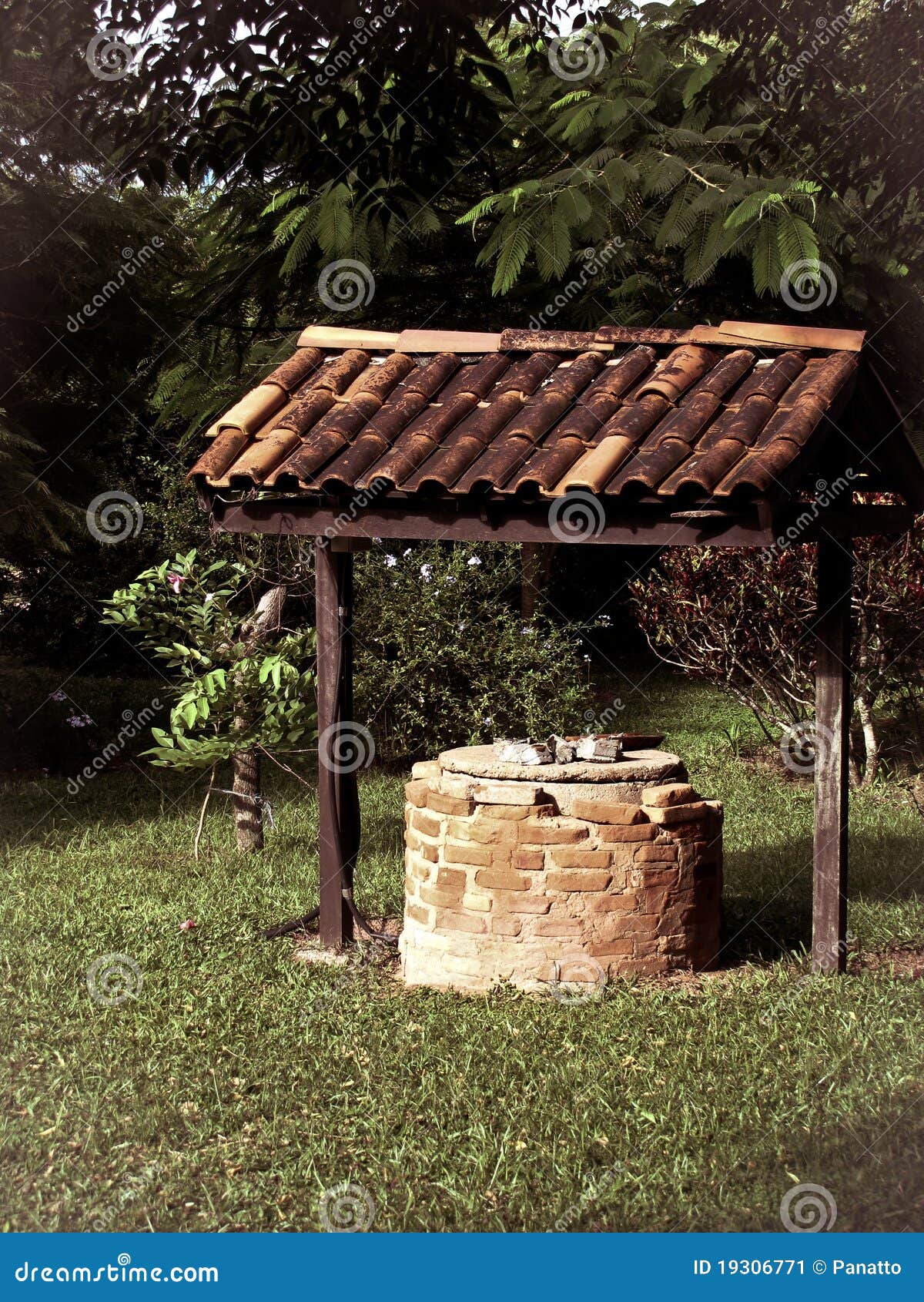 Old well stock image. Image of bricks, garden, ancient - 19306771