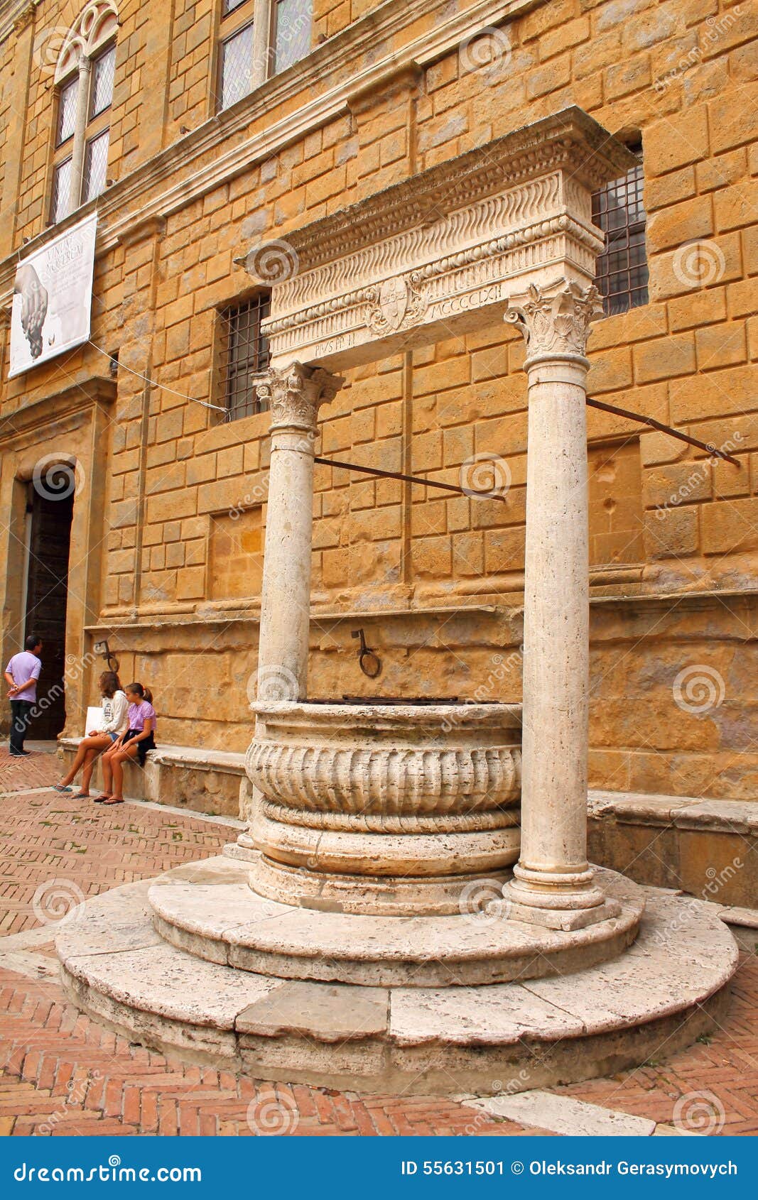 Old well editorial photo. Image of buildings, pienza - 55631501