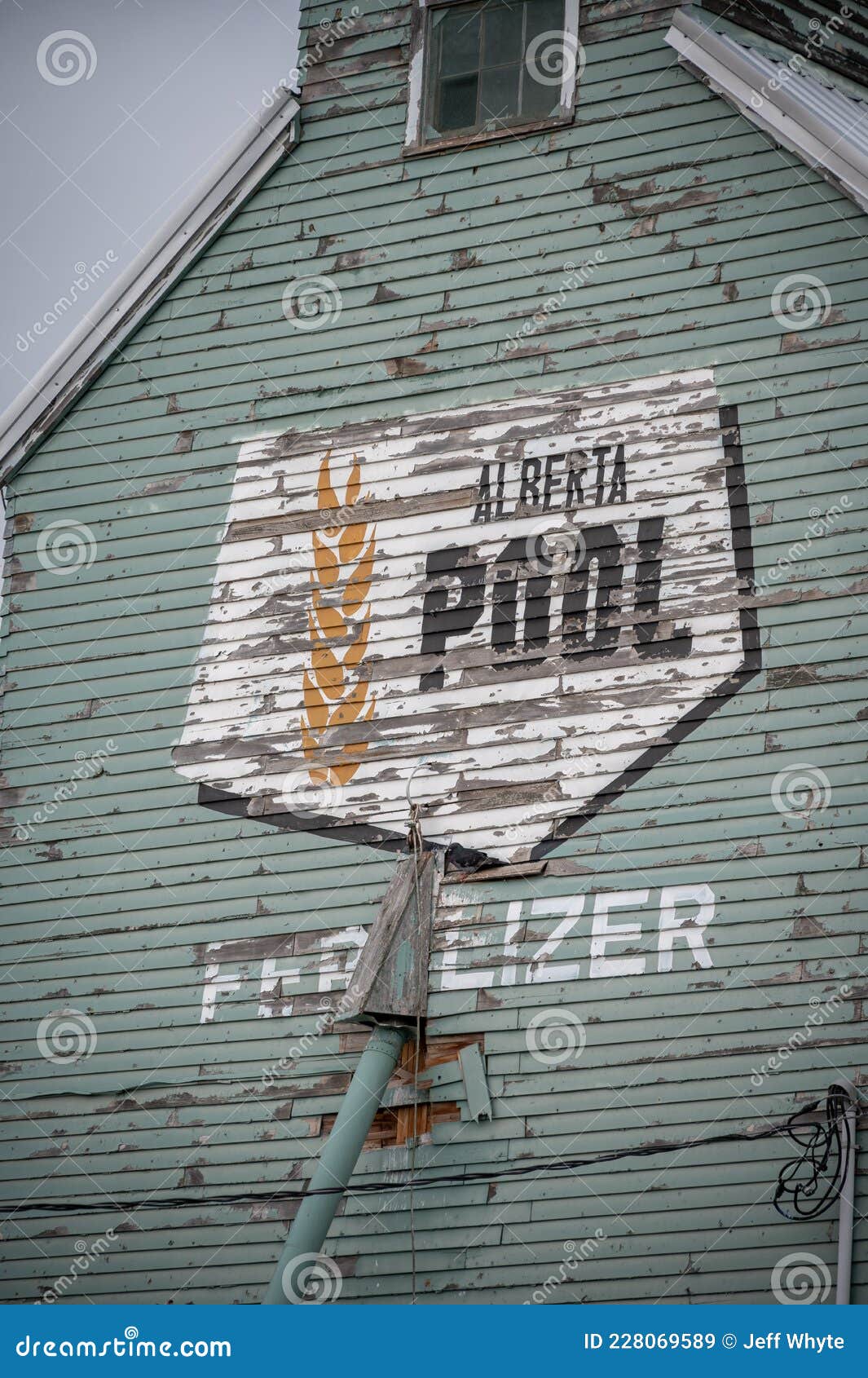 Old Wheat Pool Fertilizer Elevator Editorial Stock Image - Image of ...