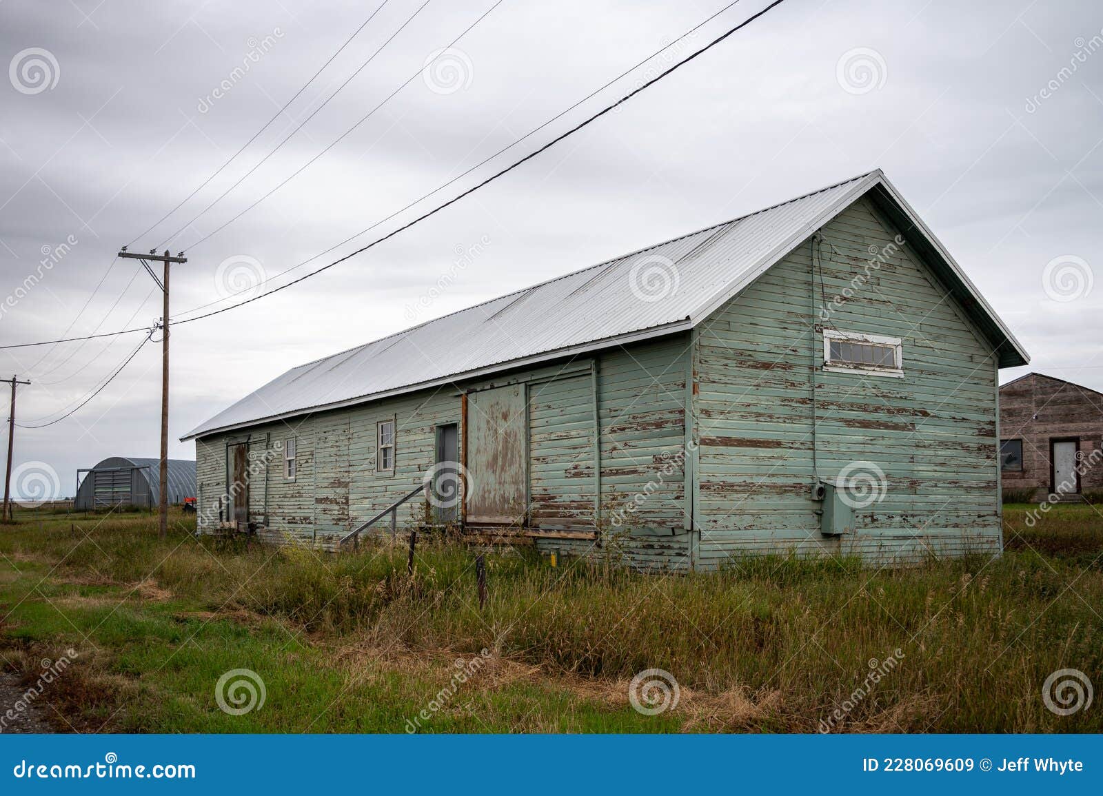 Old Wheat Pool Fertilizer Elevator Shed Stock Image - Image of august ...