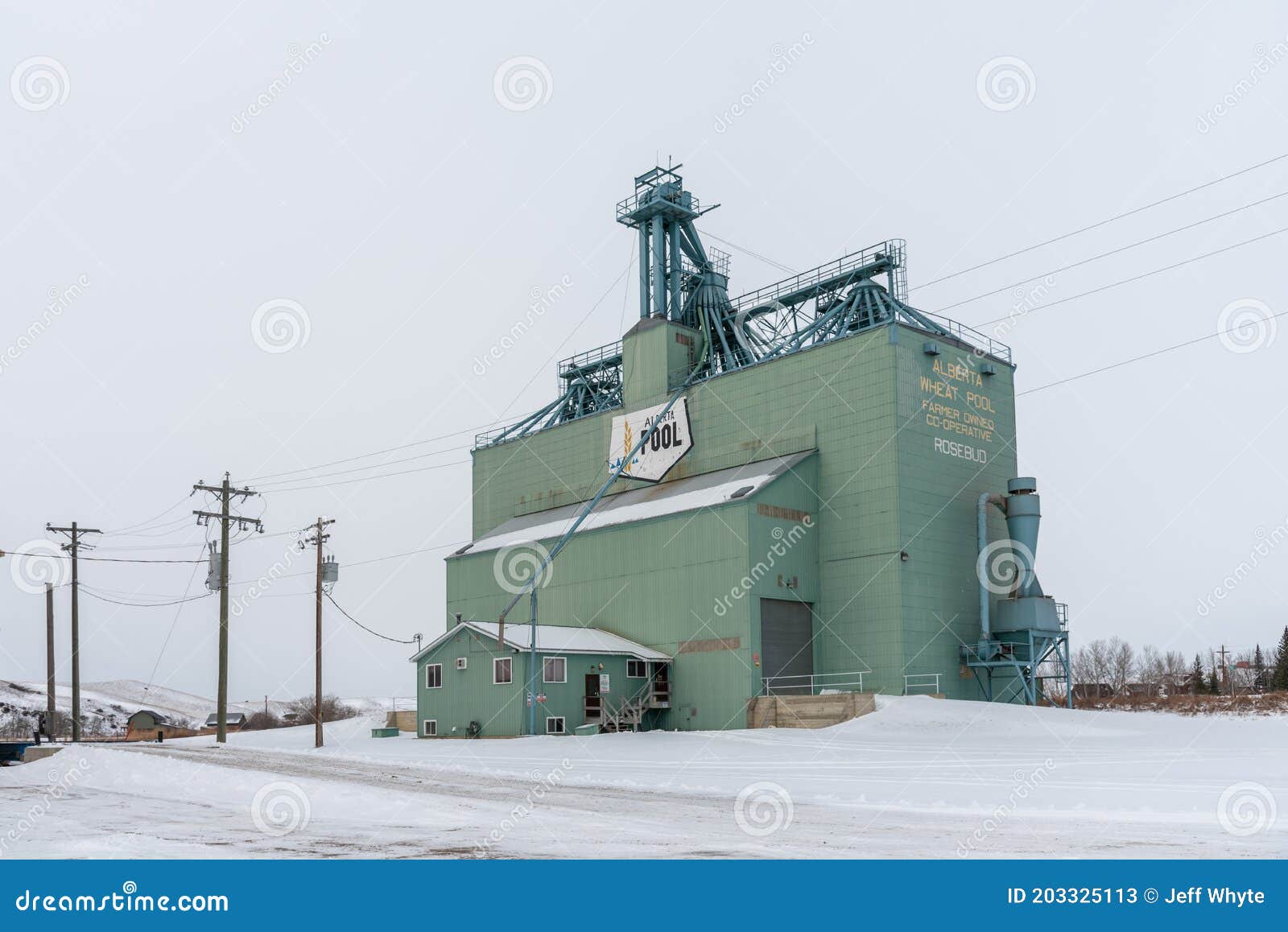Old Wheat Pool N Elevator in Rosebud, Alberta Editorial Stock Photo ...