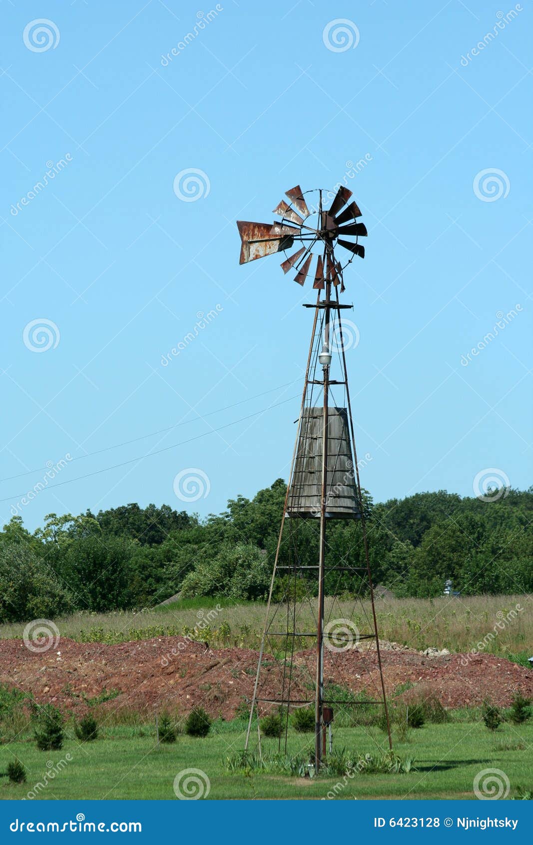 Old Windmill On A Farm Picture. Image: 6423128