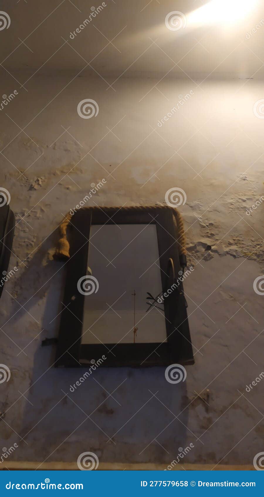 Old Windows on Cracked Wall Stock Photo - Image of rope, windows: 277579658