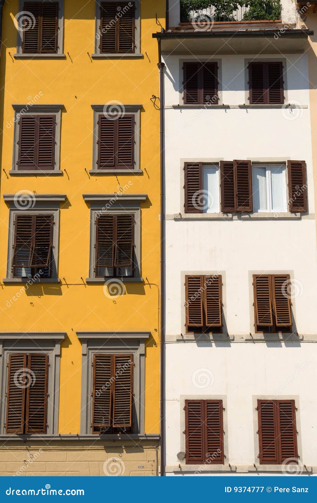 Old Windows in Tuscany, Italy Stock Image - Image of shutters ...